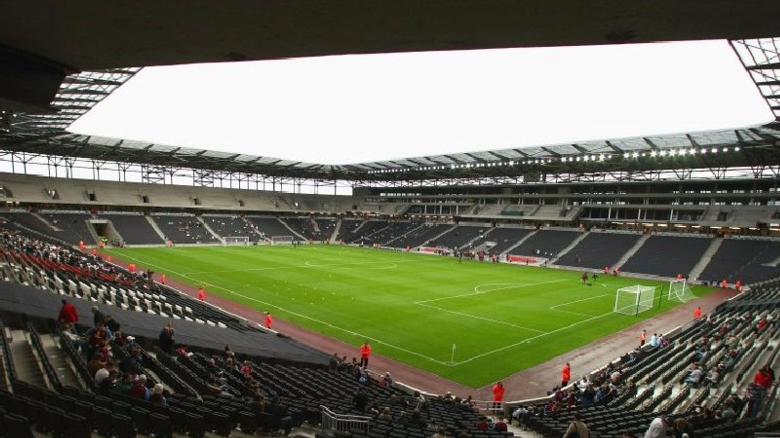 MacKenzie off to MK | Football News | Sky Sports