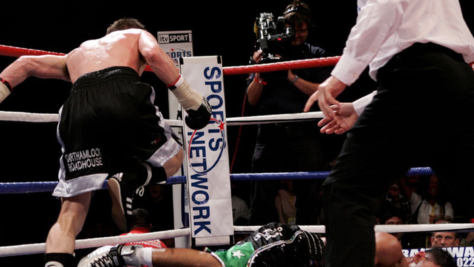 Khan focused on defence | Boxing News | Sky Sports