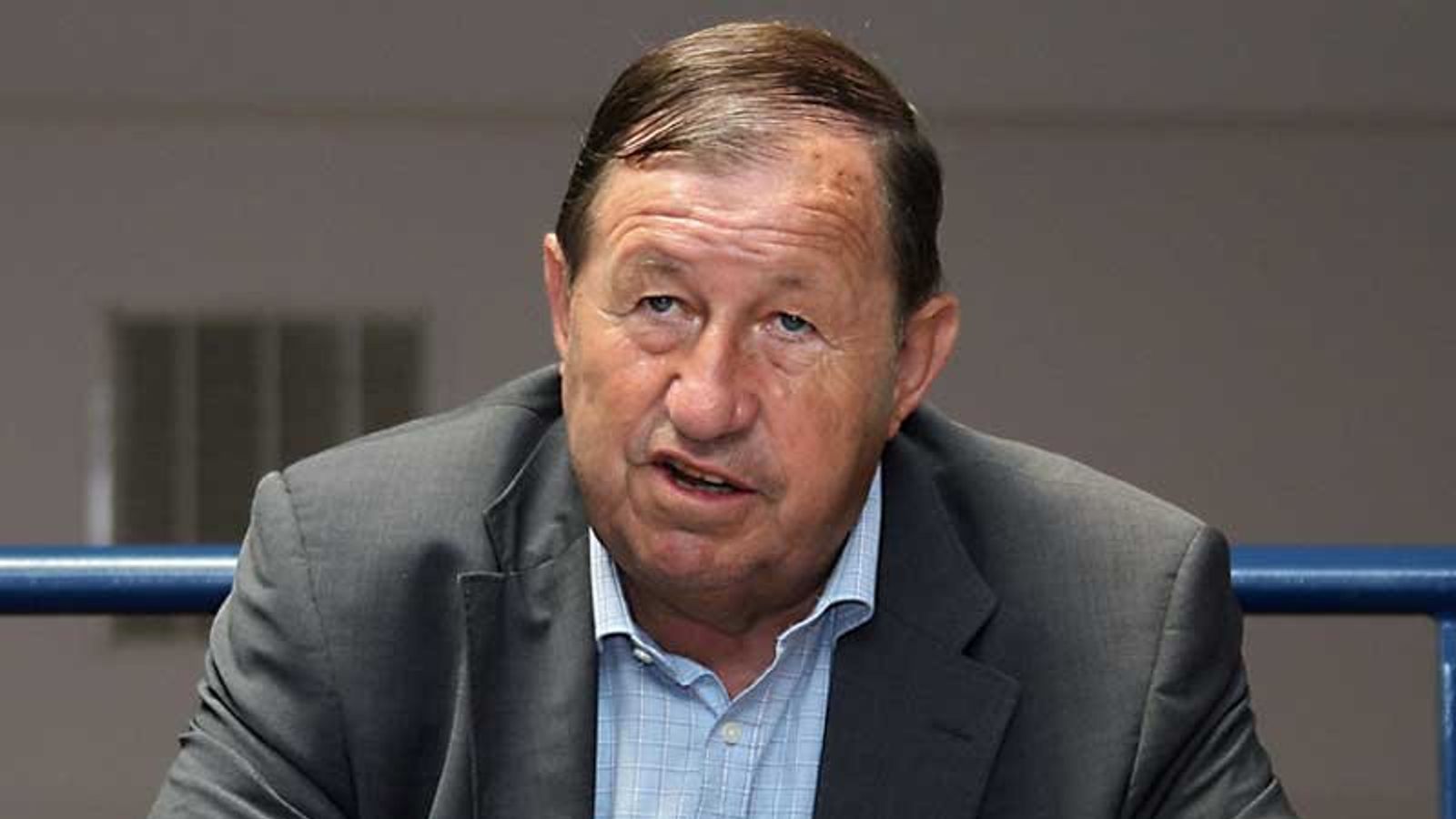 Roux targets new striker | Football News | Sky Sports