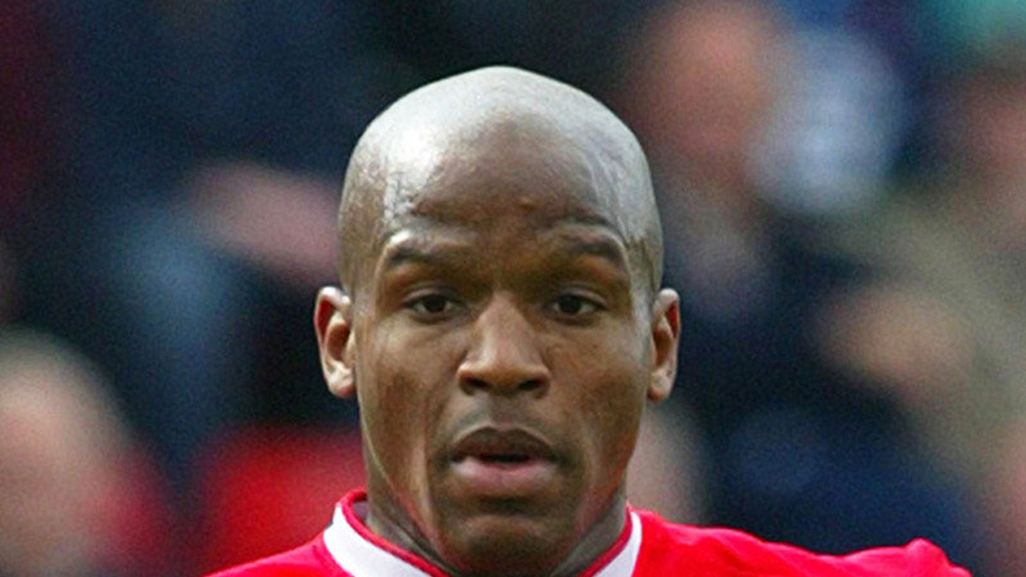 Thelwell agrees new deal | Football News | Sky Sports