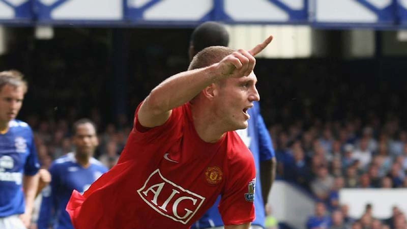Vidic extends United stay | Football News | Sky Sports