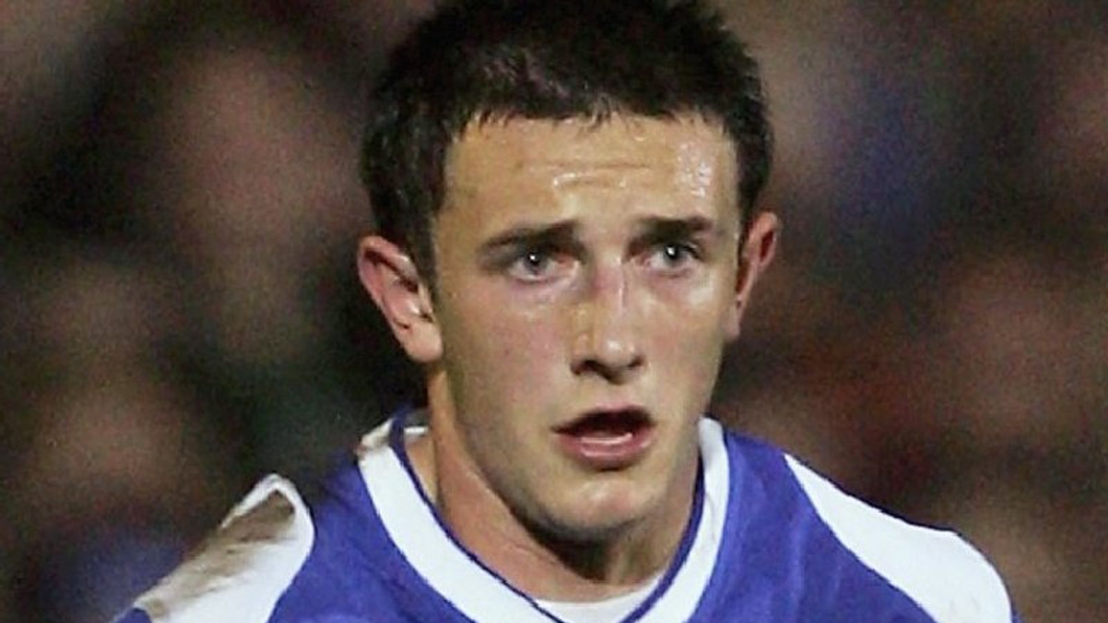 Chase hots up for Eardley | Football News | Sky Sports