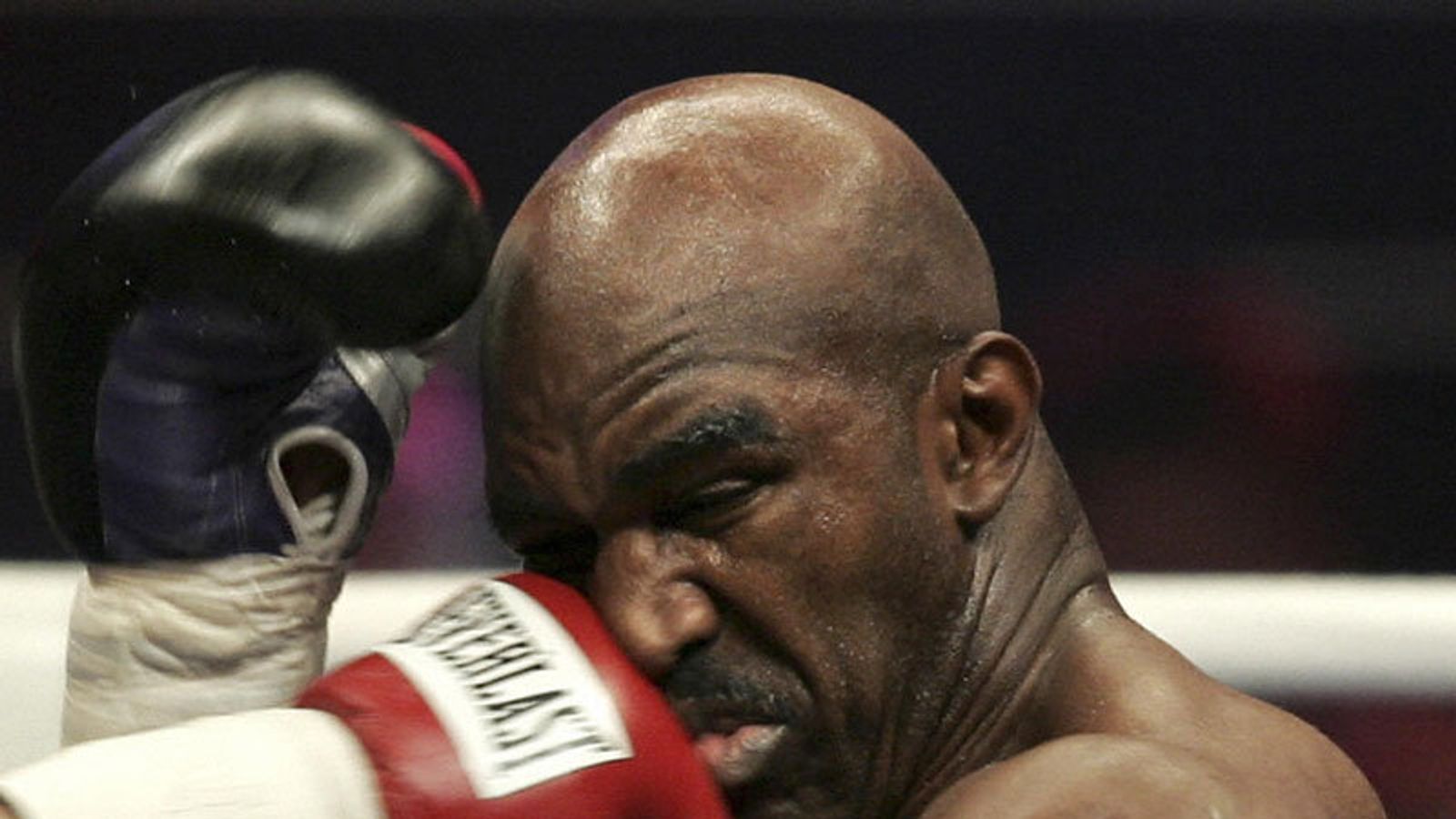 Holyfield beaten in Moscow | Boxing News | Sky Sports
