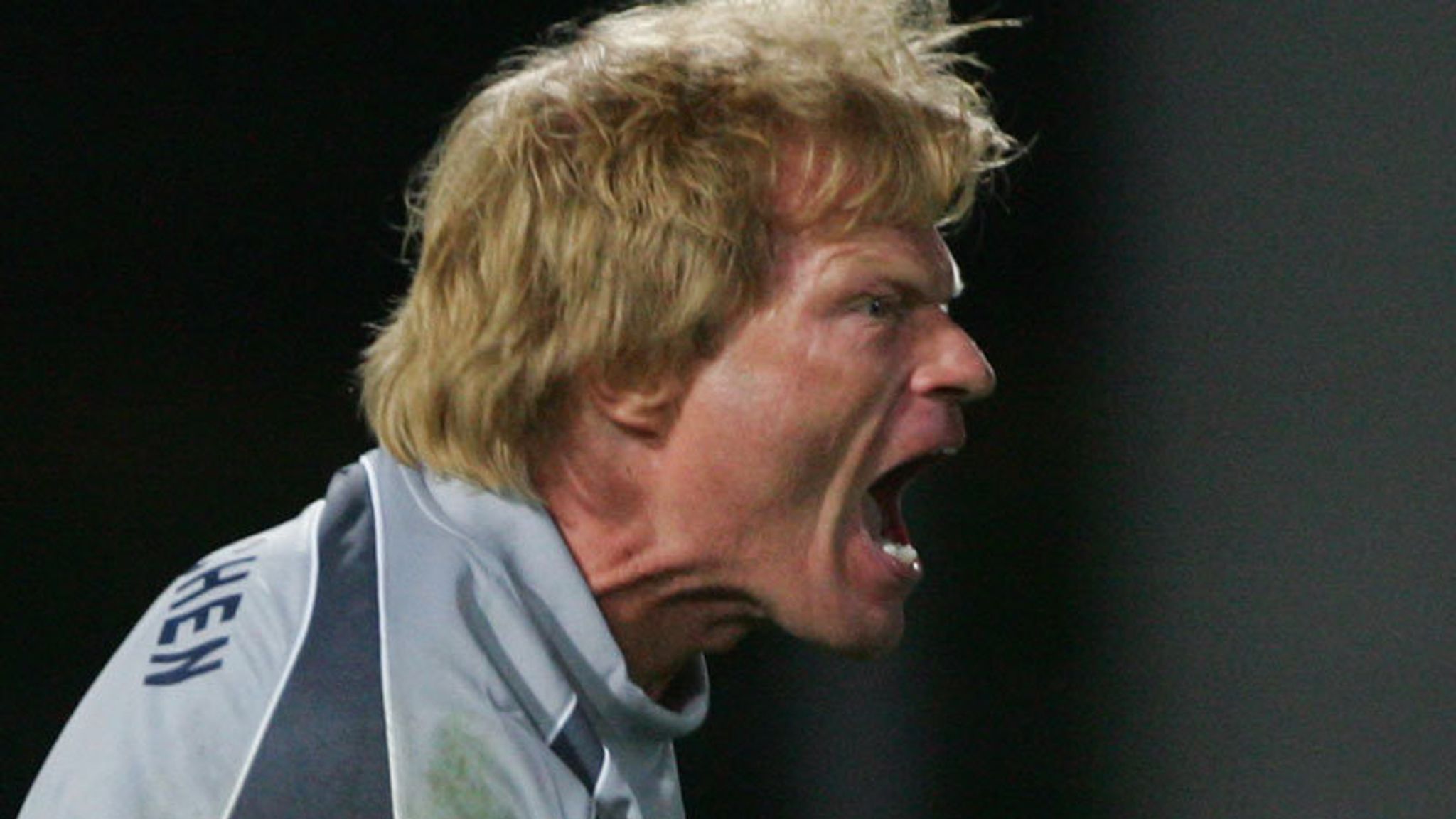 Oliver Kahn Oliver Kahn's Emotional Bundesliga Farewell