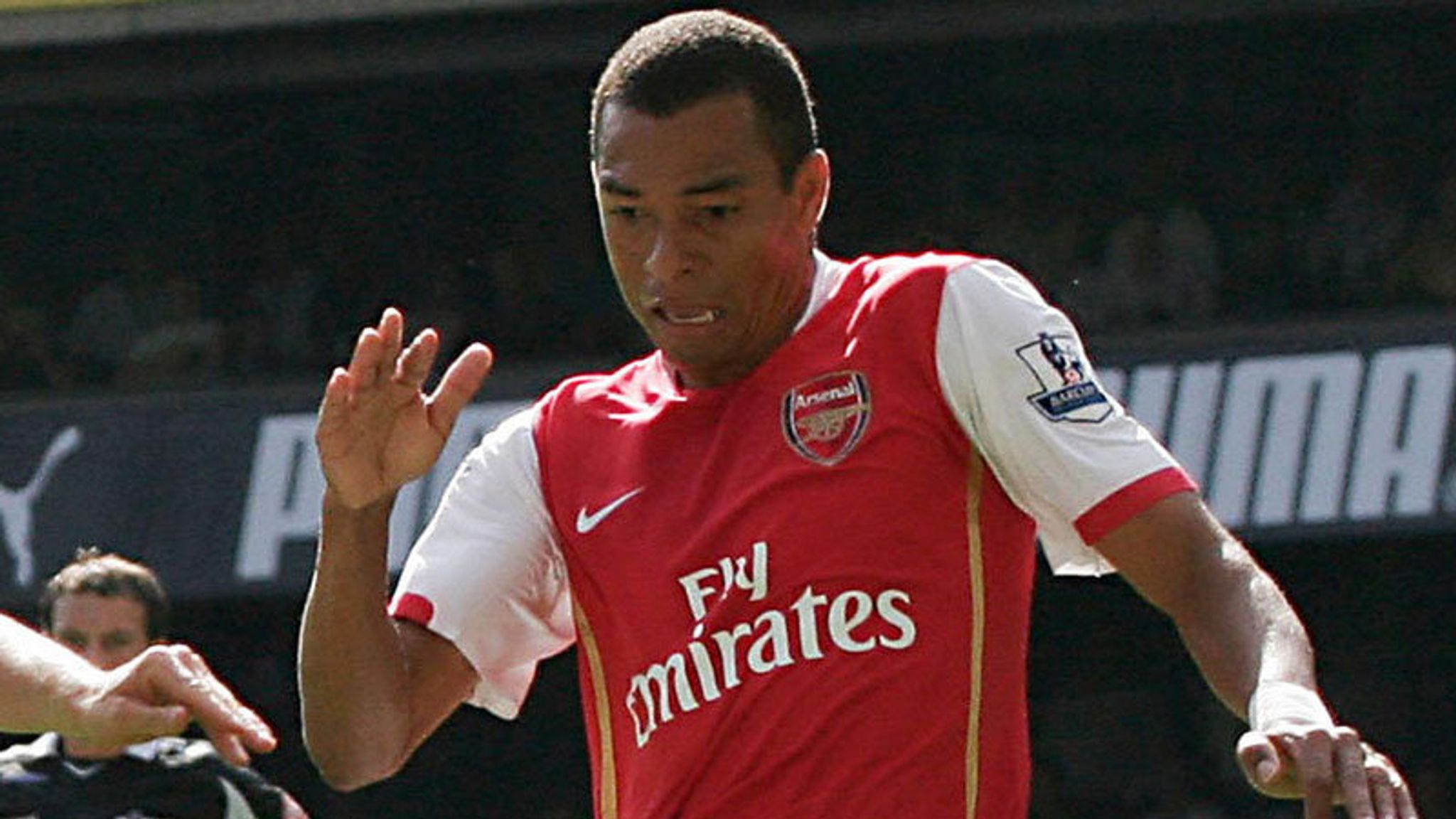 Gilberto targets Emirates stay | Football News | Sky Sports