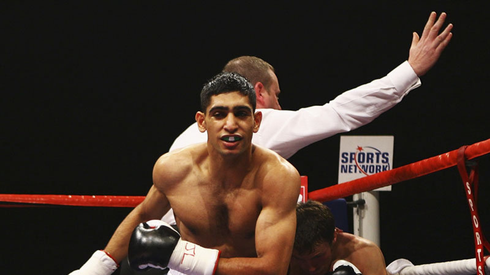 Khan faces tough test | Boxing News | Sky Sports