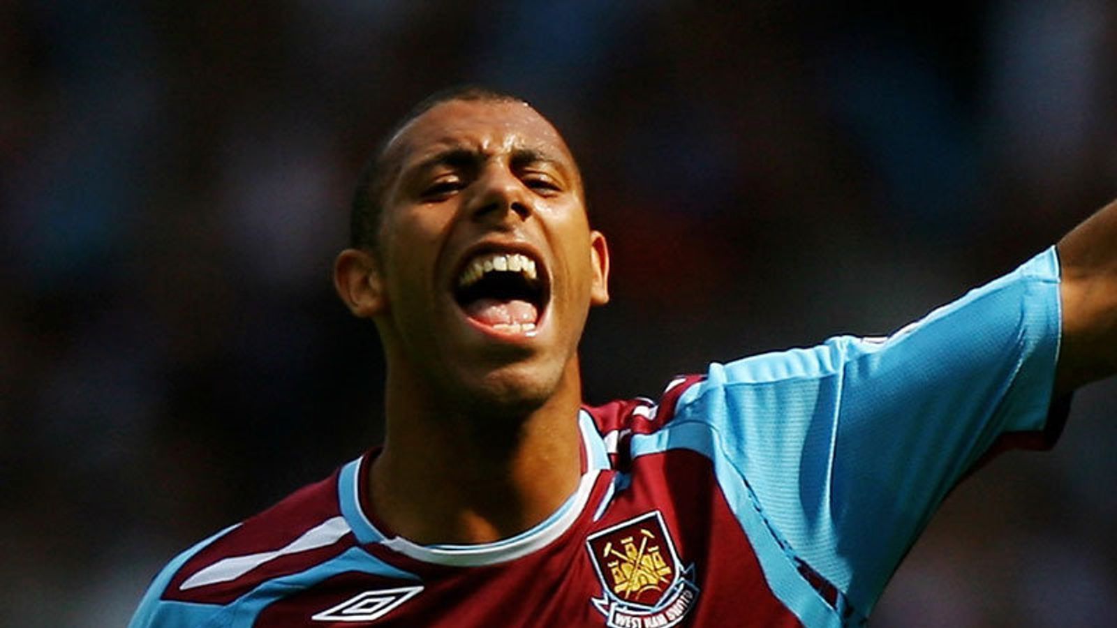 Ferdinand mulls over move | Football News | Sky Sports