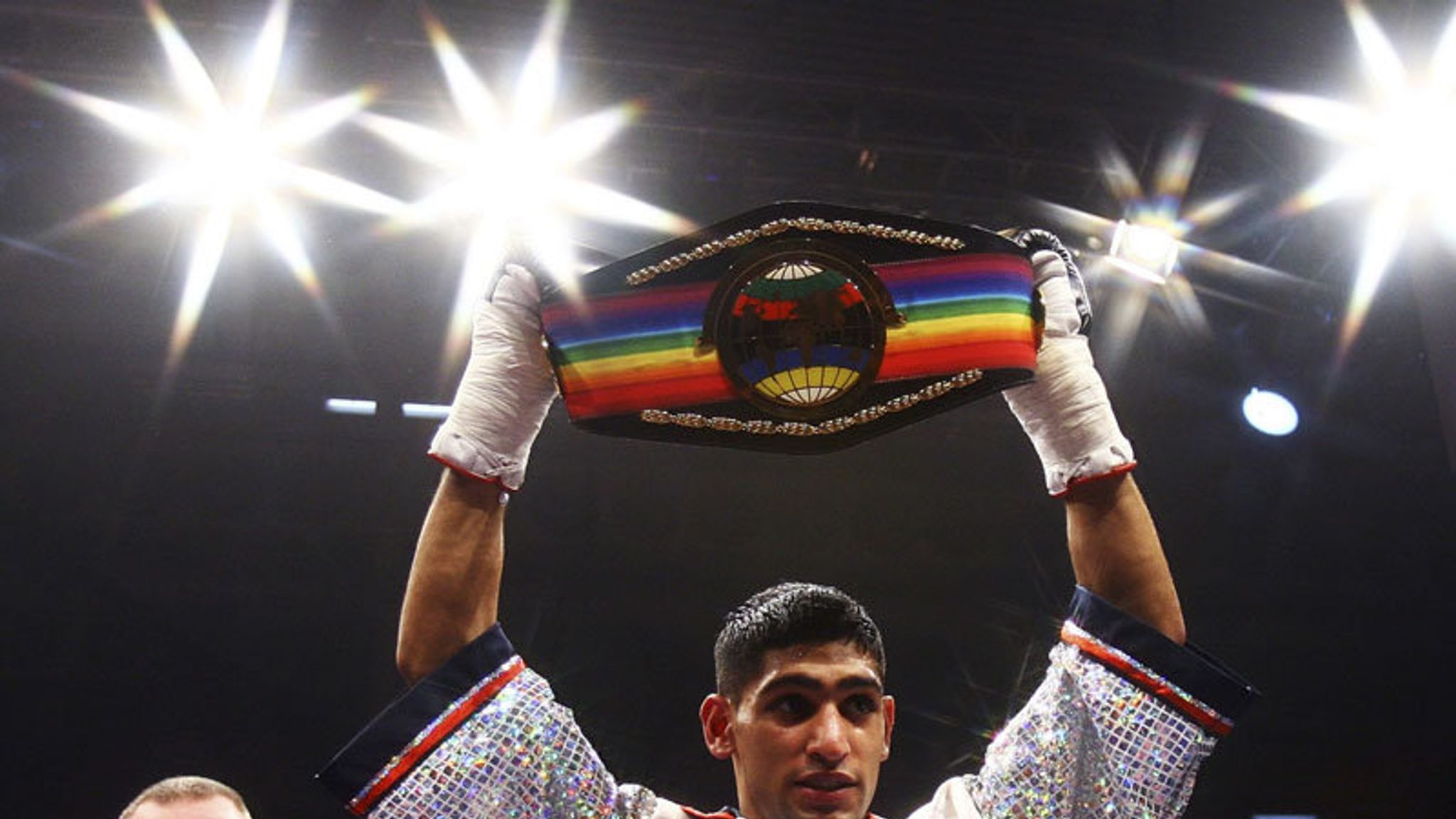 Classy Khan keeps belt | Boxing News | Sky Sports
