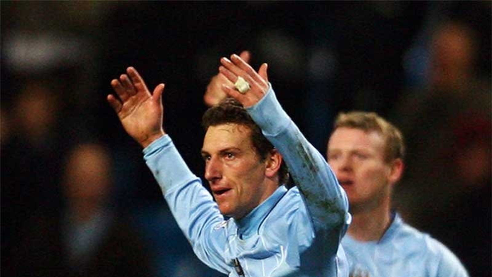 Elano sends City through | Football News | Sky Sports