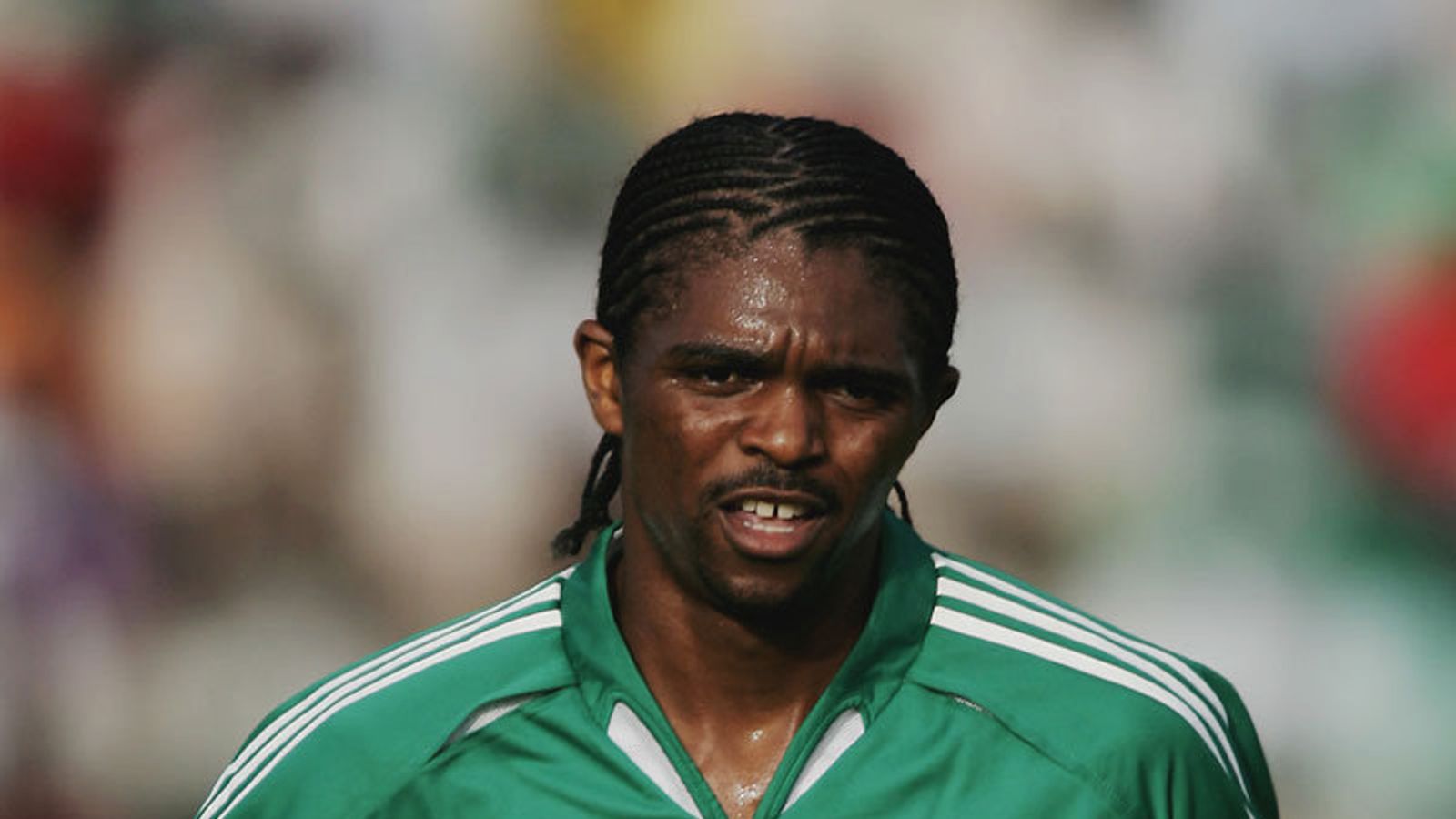 Kanu hits back at Maradona | Football News | Sky Sports