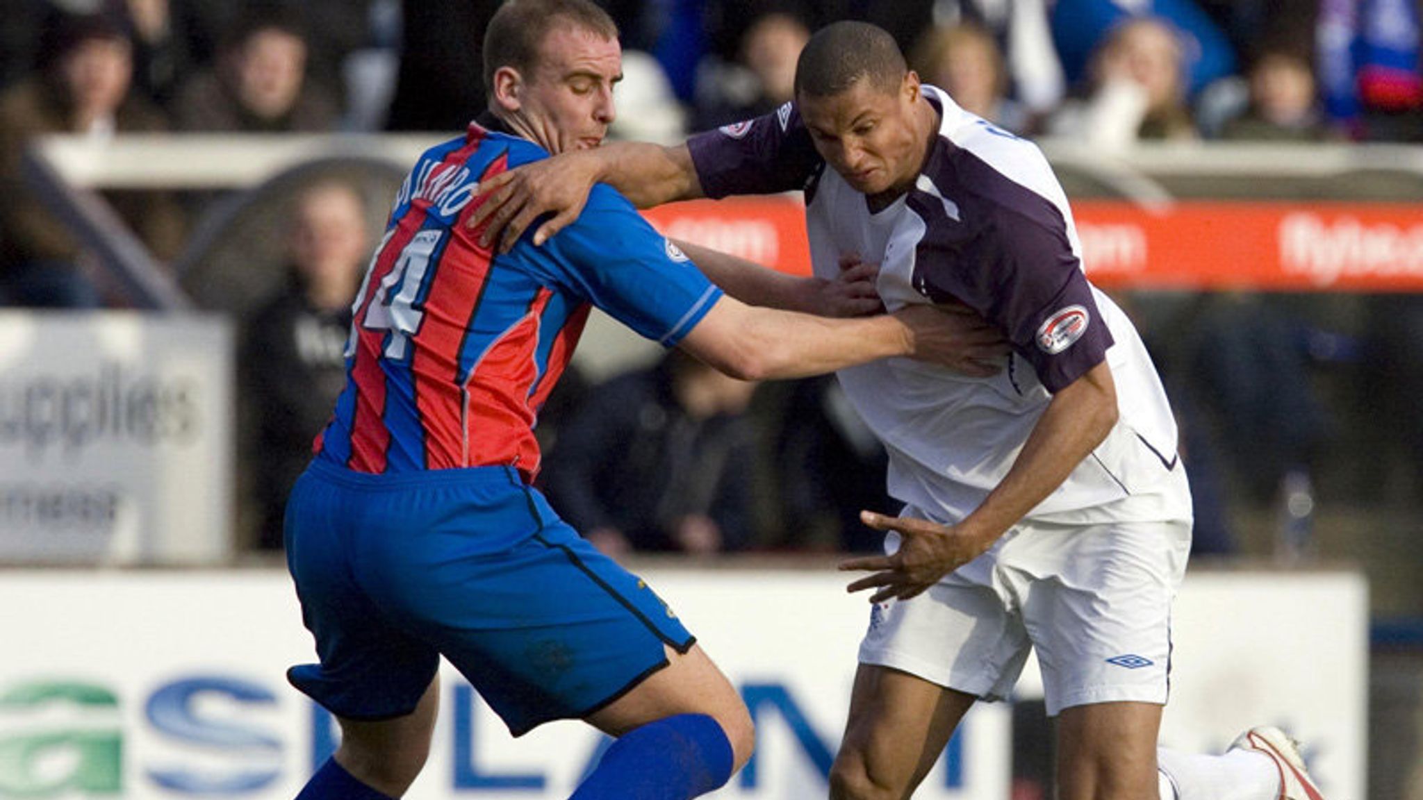 Munro pens new deal | Football News | Sky Sports