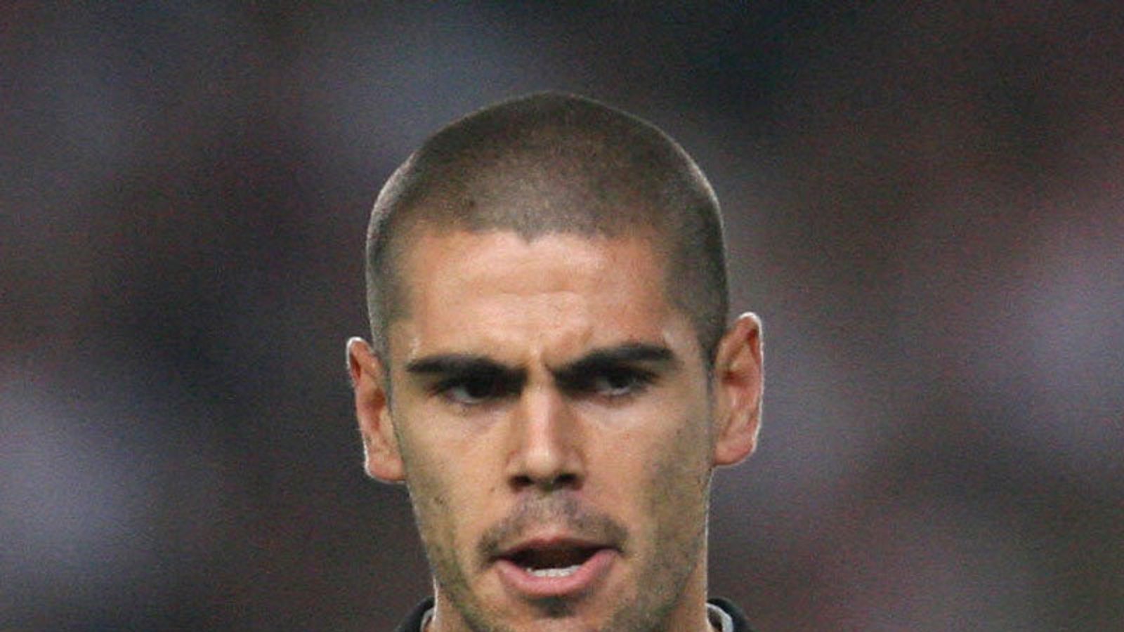 Valdes not scared of United | Football News | Sky Sports