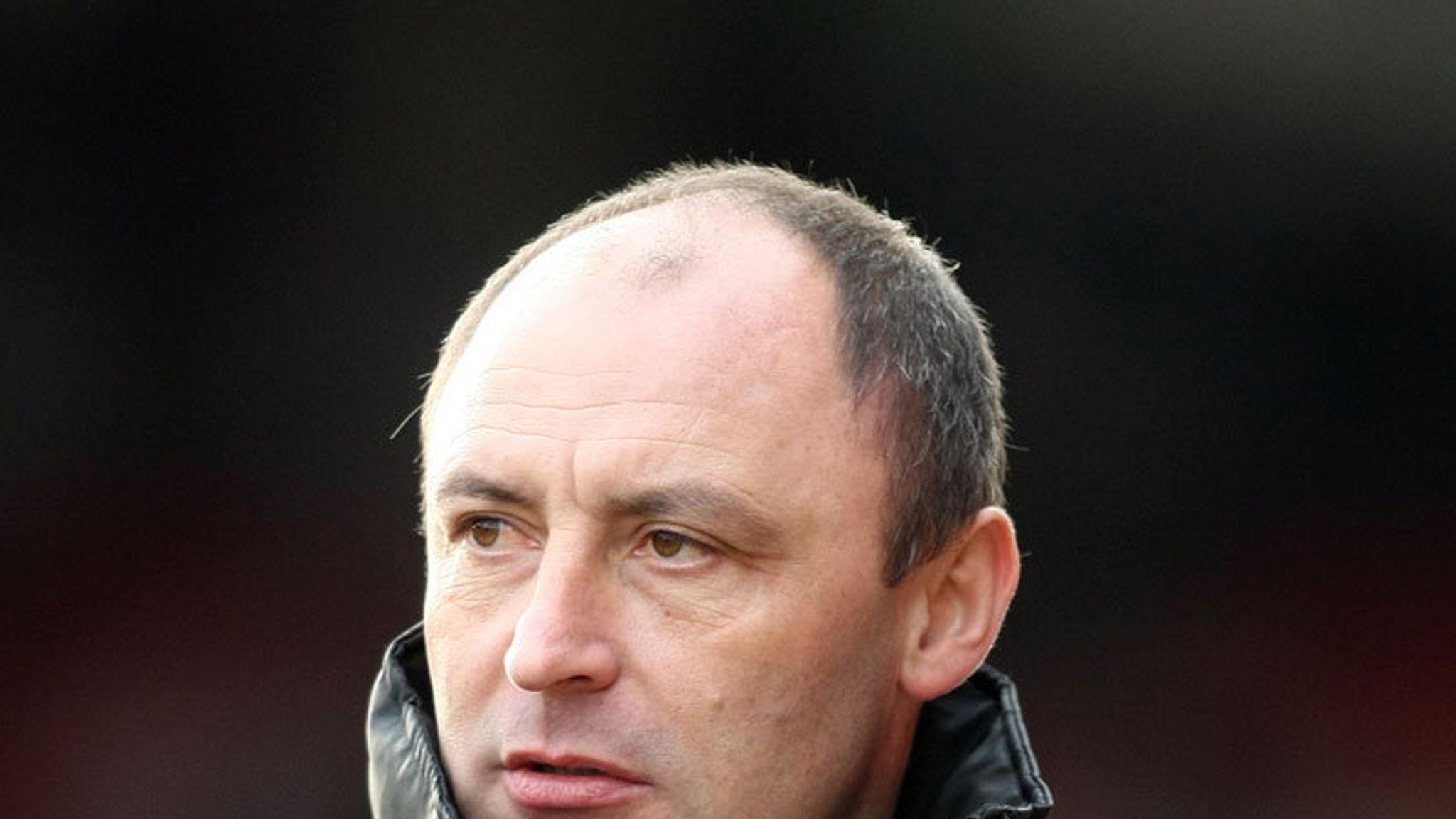 Robins make Marshall offer | Football News | Sky Sports