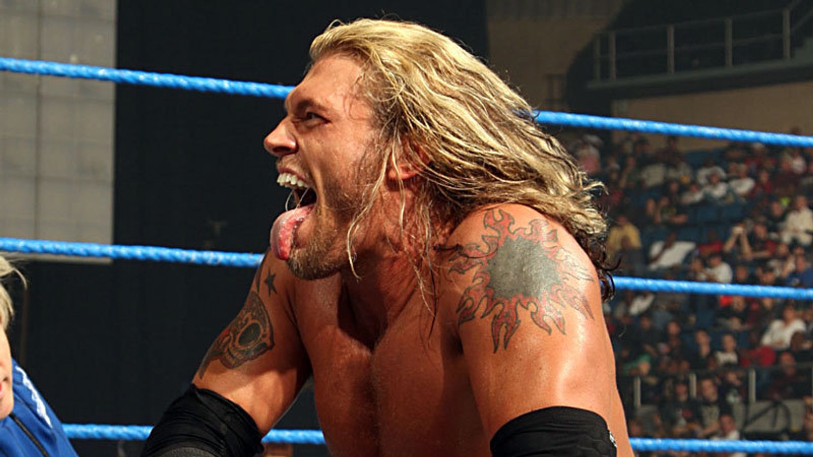 Edge wins the chase! | News News | Sky Sports