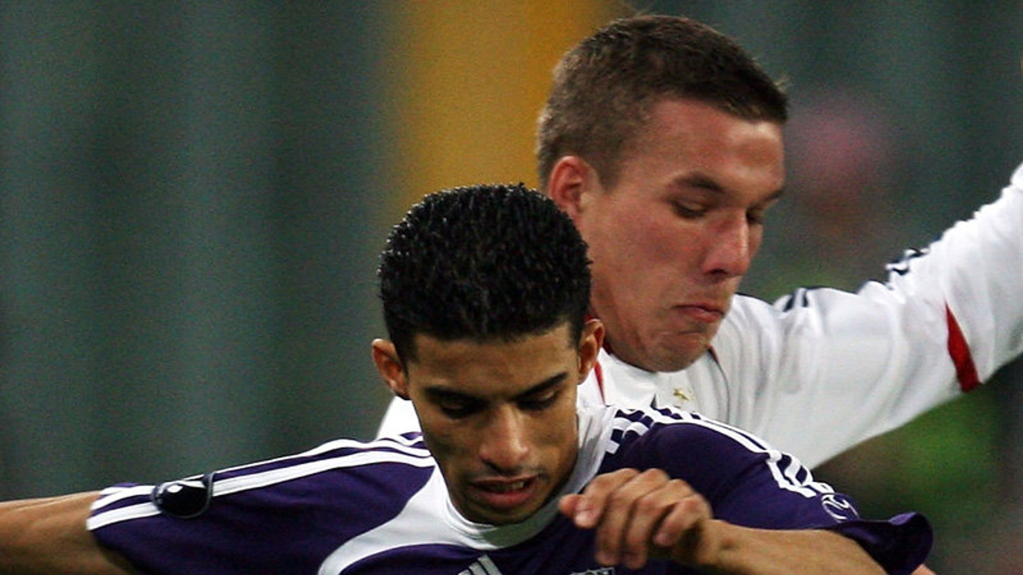 Boussoufa staying put | Football News | Sky Sports