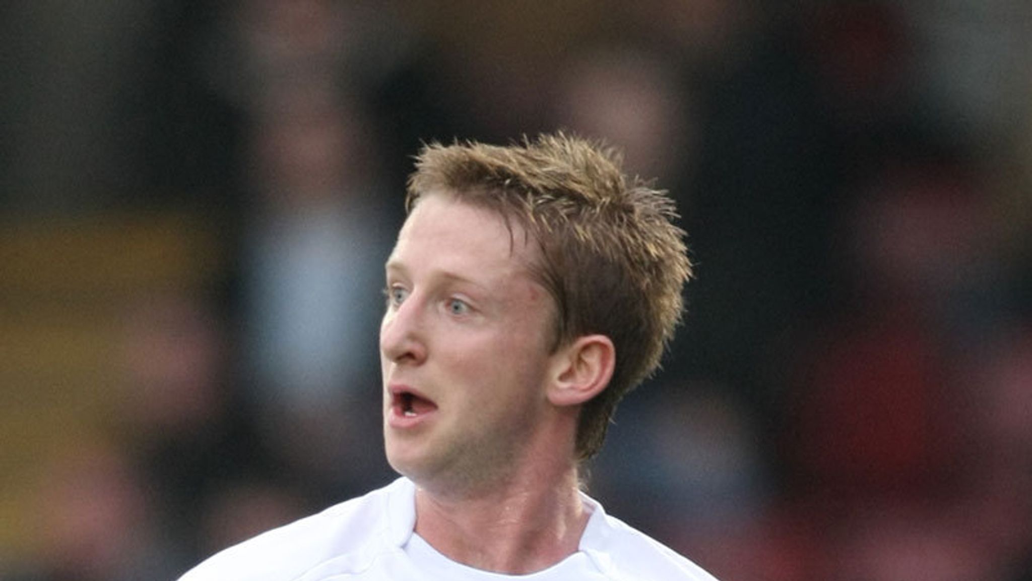 Hodge stays with Quakers | Football News | Sky Sports