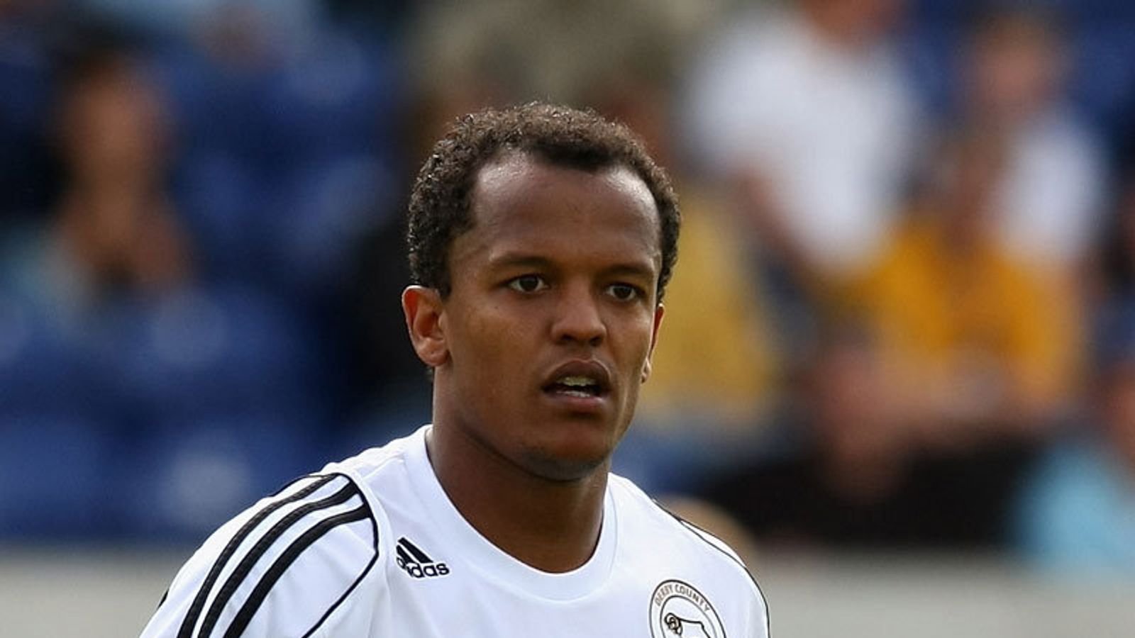 Rams accept bid for Earnshaw | Football News | Sky Sports