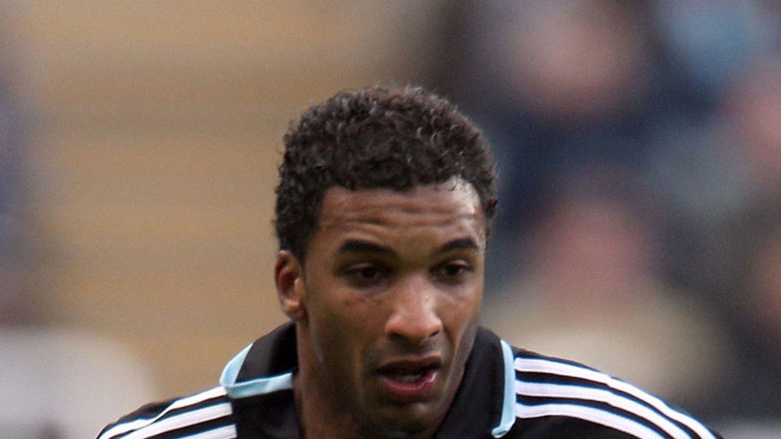 Beye wins red card appeal | Football News | Sky Sports