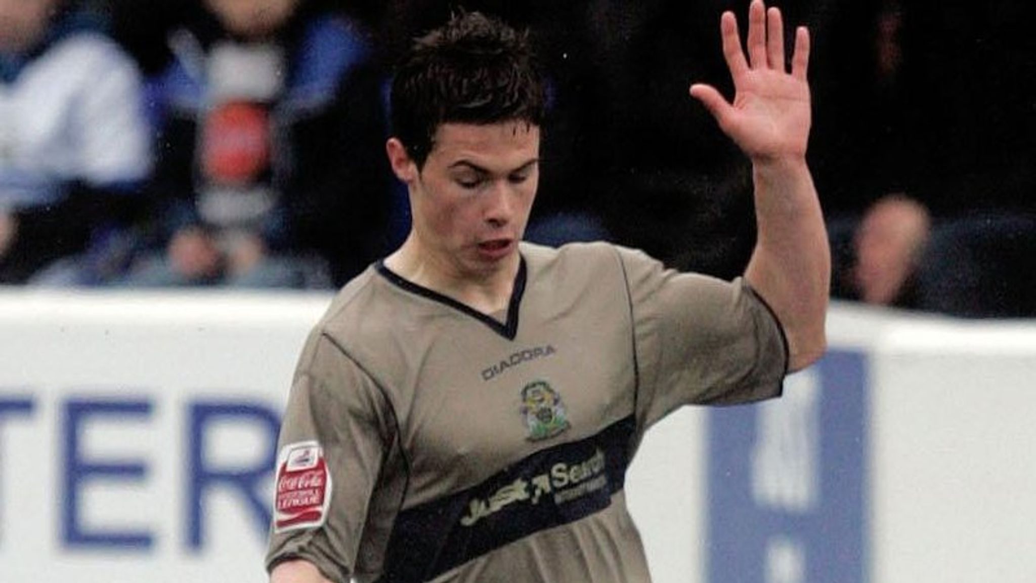 Last-gasp Rowe sinks Bulls | Football News | Sky Sports