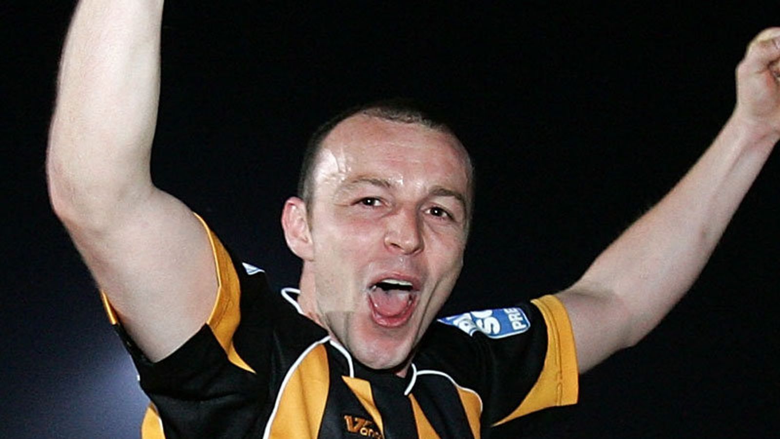 Carden accepts Wrexham deal | Football News | Sky Sports