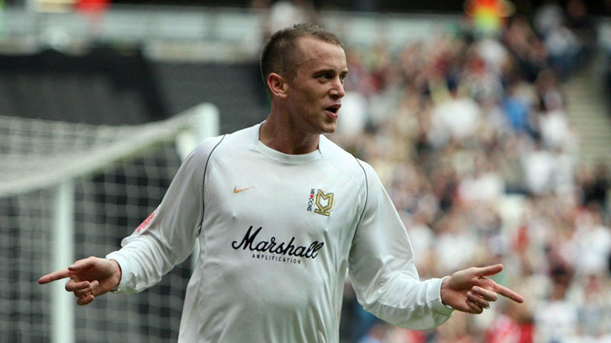 Pressure builds on Leeds boss | Football News | Sky Sports