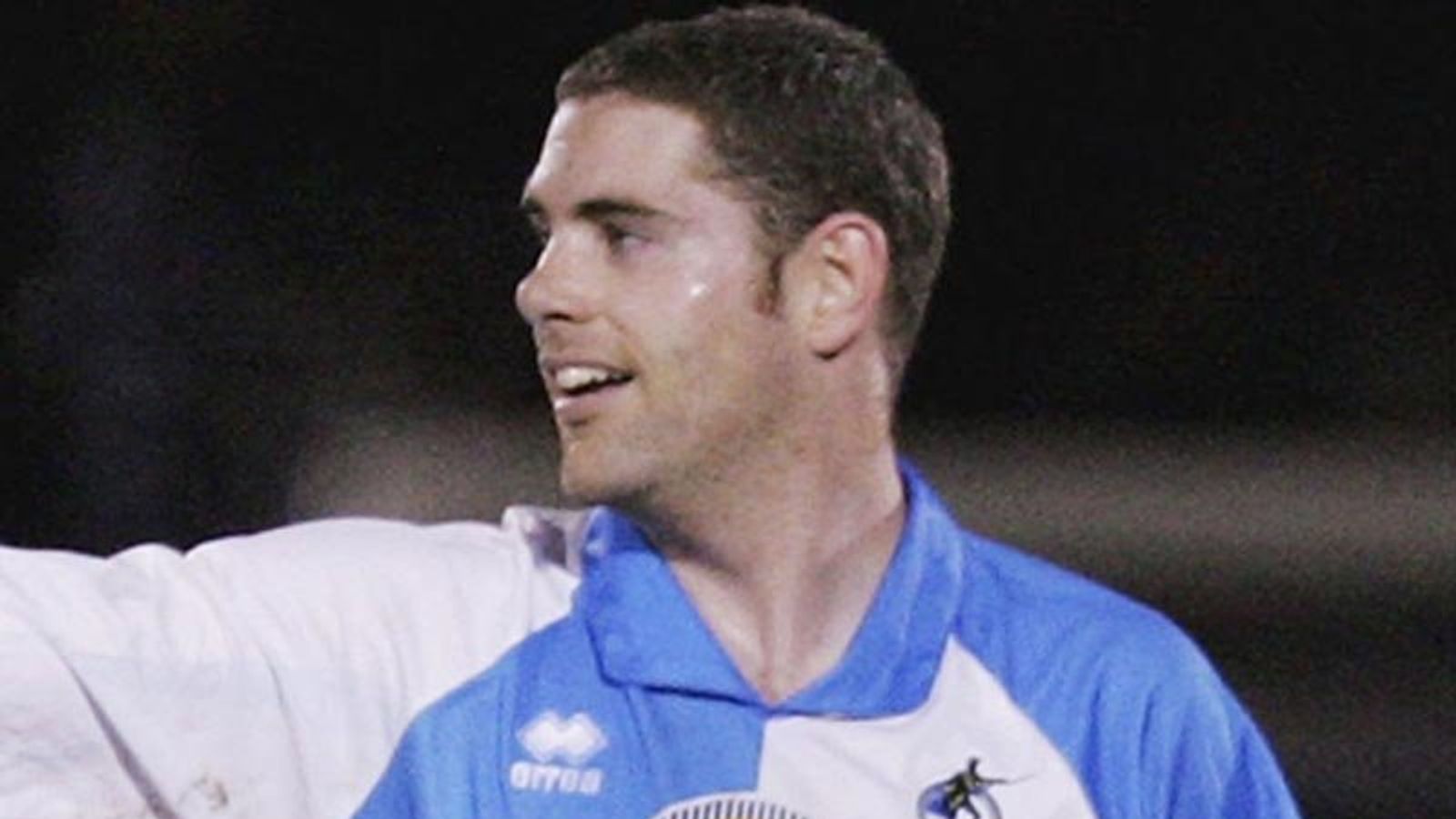 10-man Shrews secure point | Football News | Sky Sports