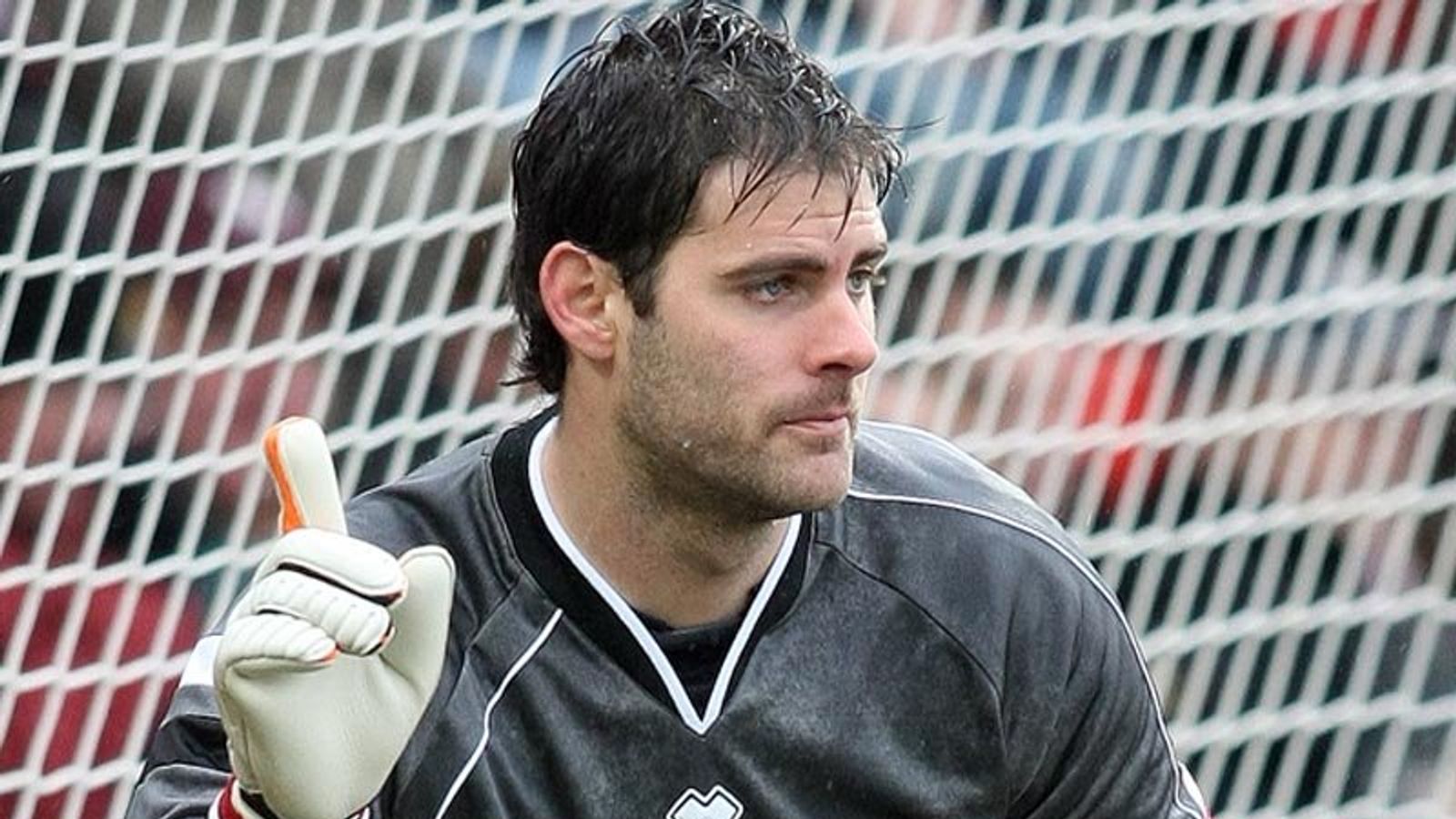 Leeds land keeper Higgs | Football News | Sky Sports