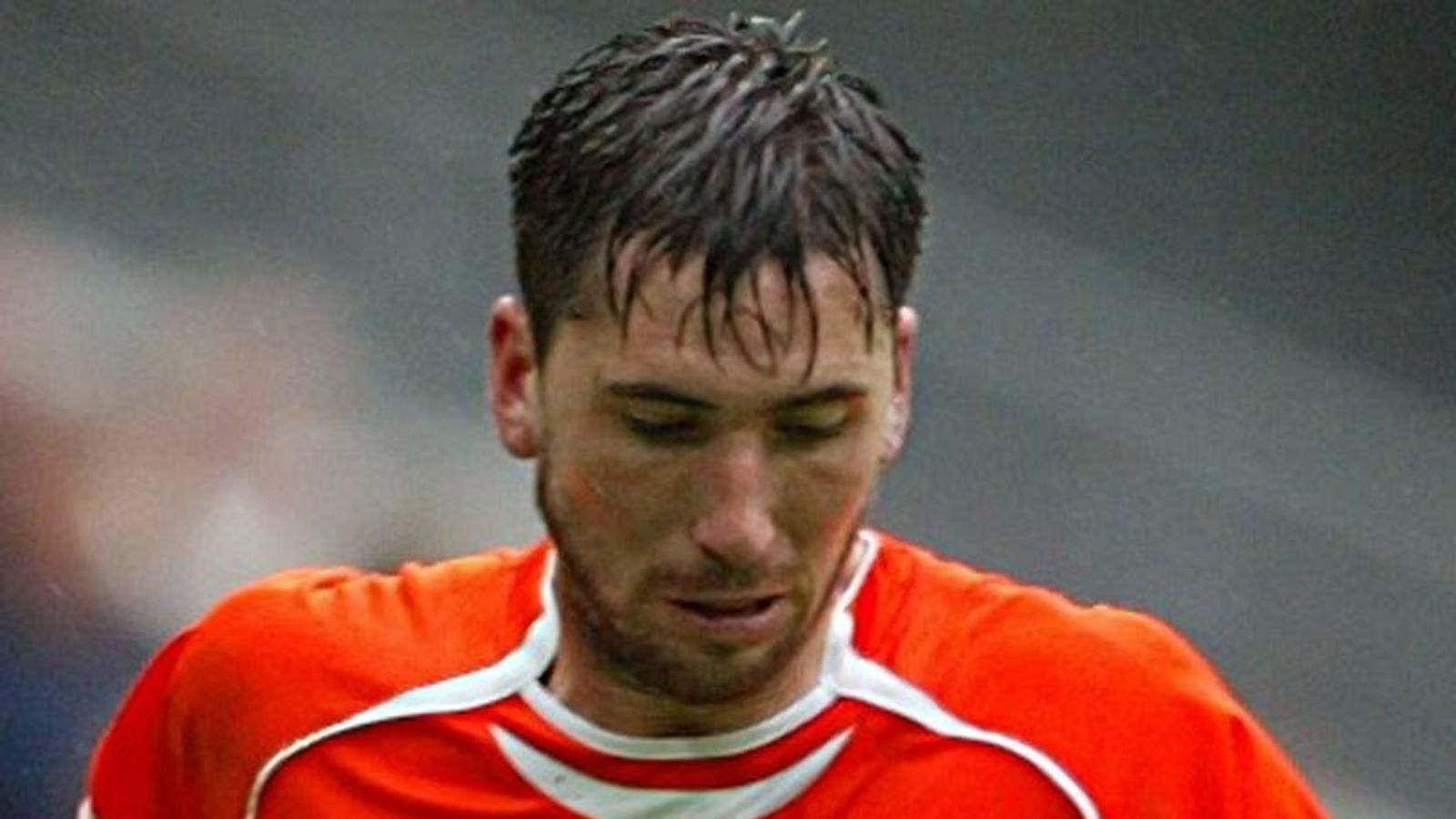 Duo battle for Barker | Football News | Sky Sports