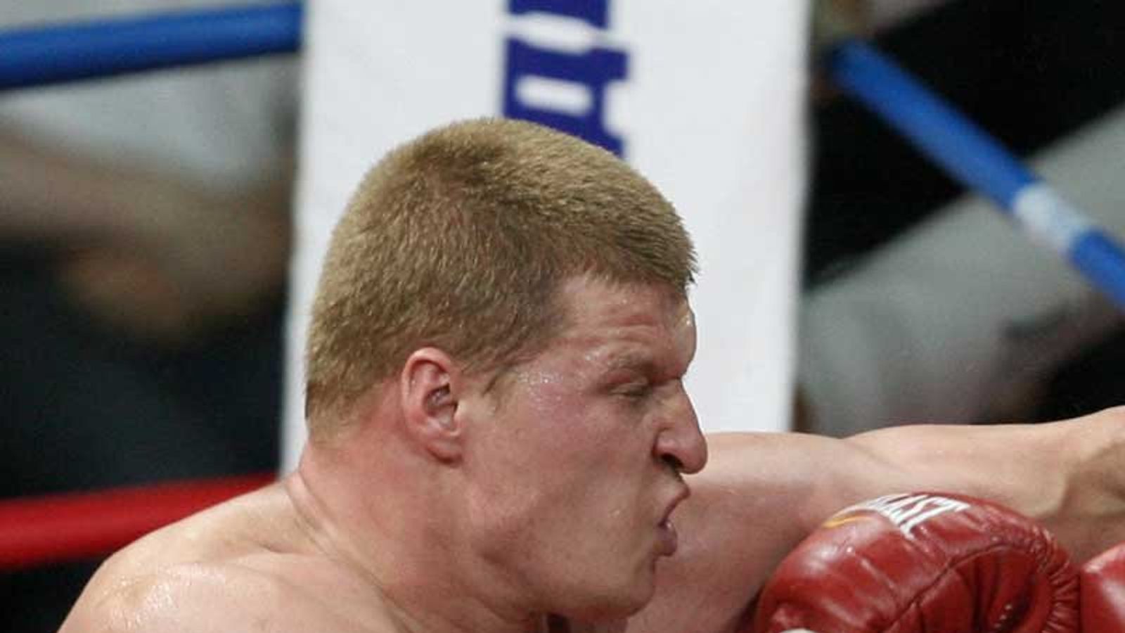 Povetkin stays unbeaten | Boxing News | Sky Sports
