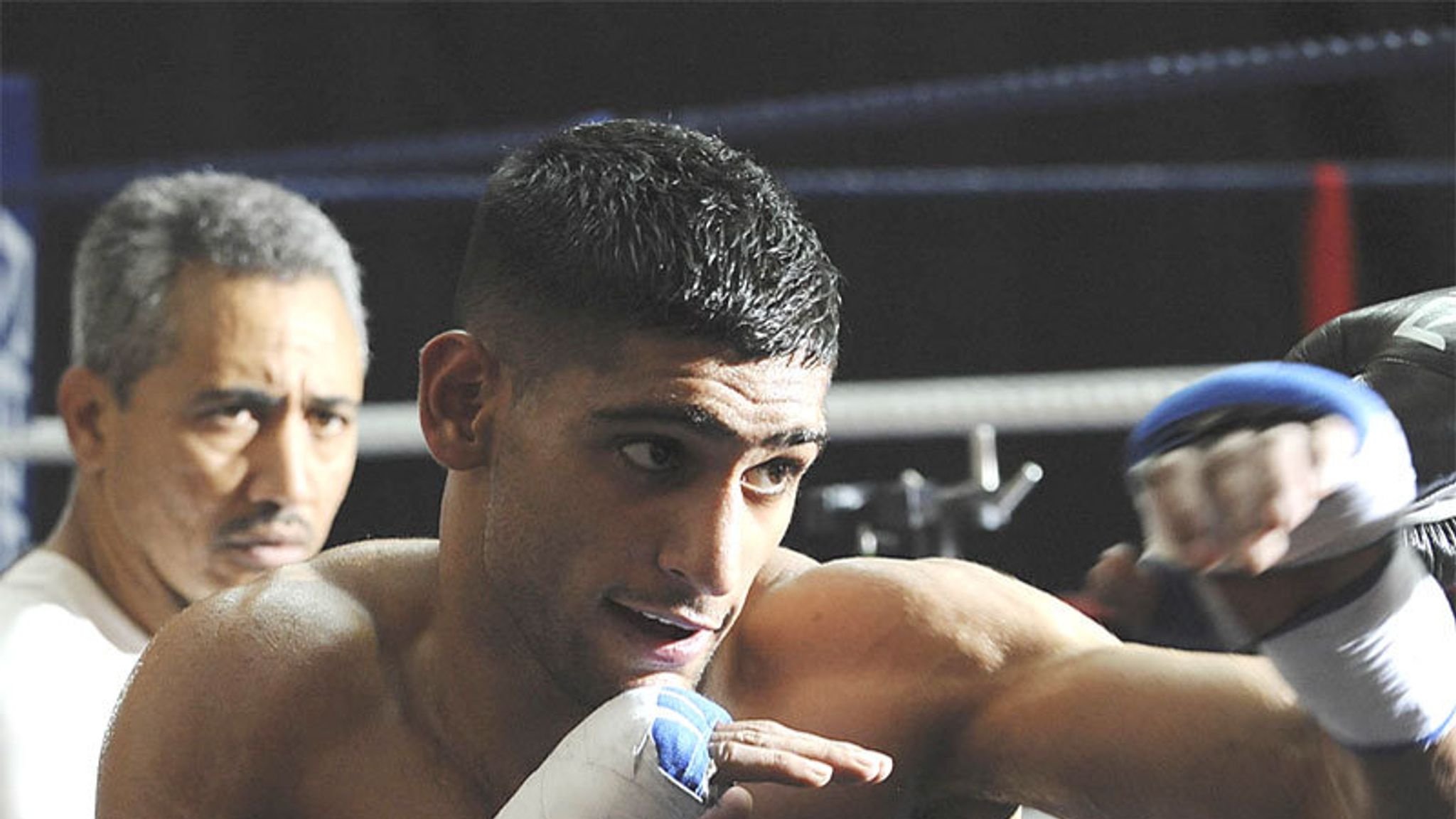 Khan to turn it on | Boxing News | Sky Sports