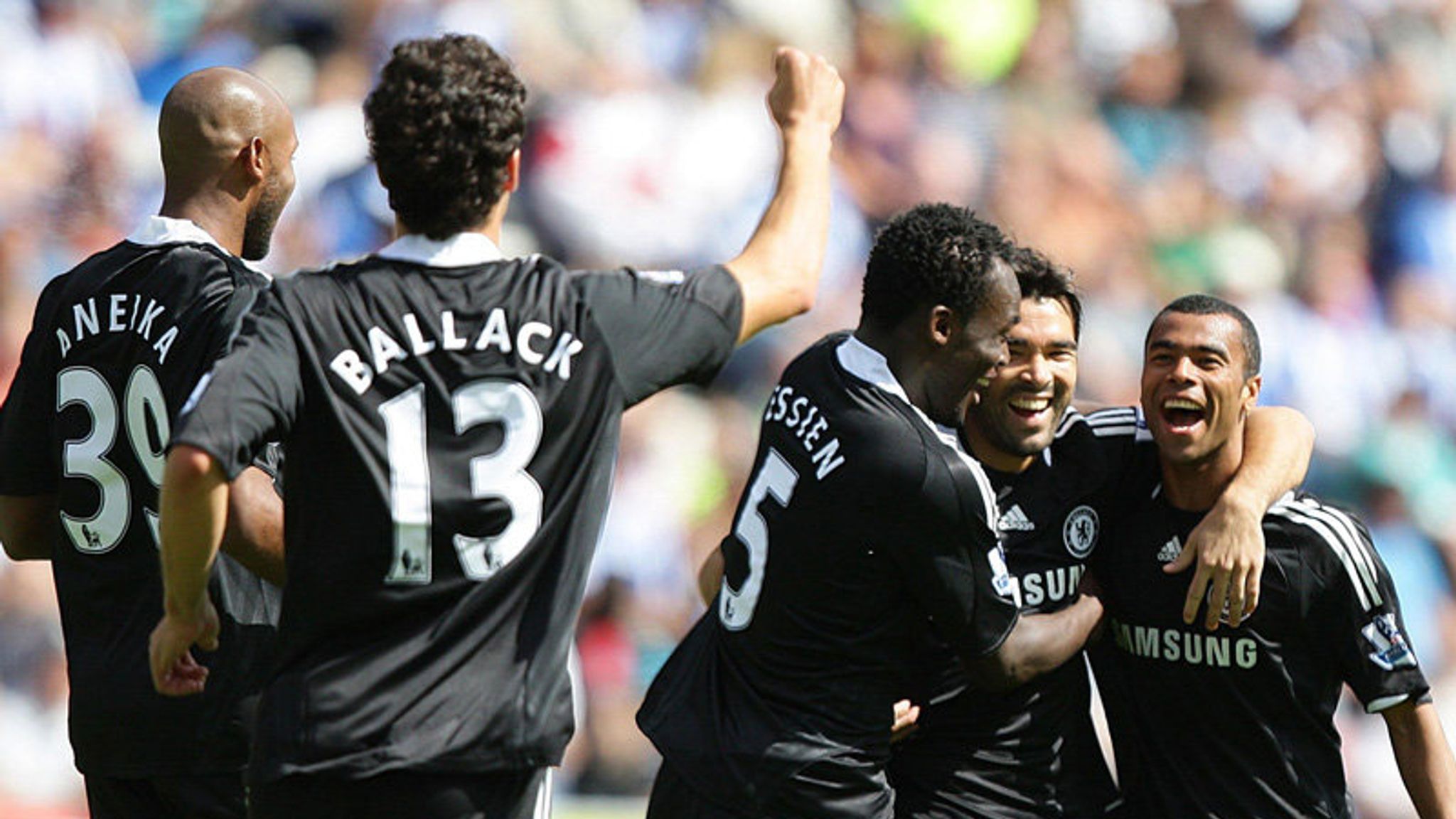 Petr Cech Diving Wallpaper