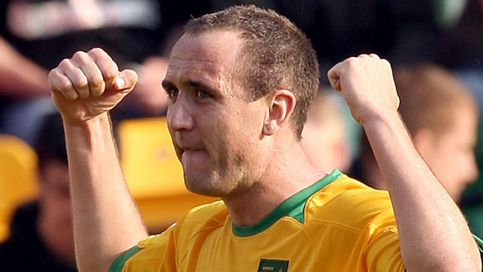 Chase on for Croft | Football News | Sky Sports