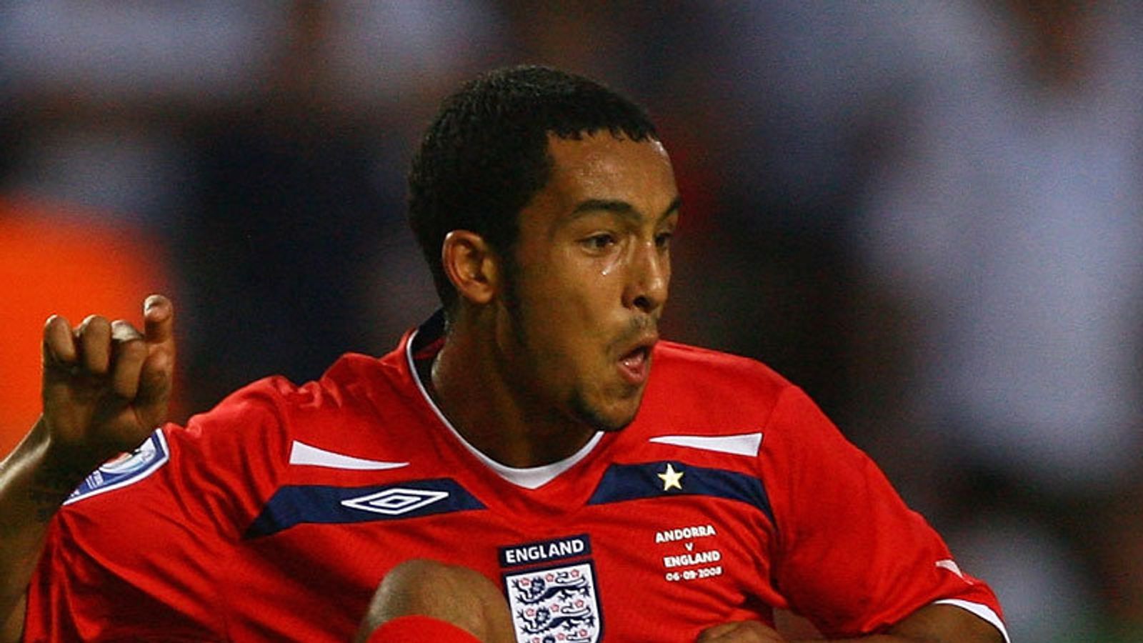 Walcott to the Rescue | Football News | Sky Sports