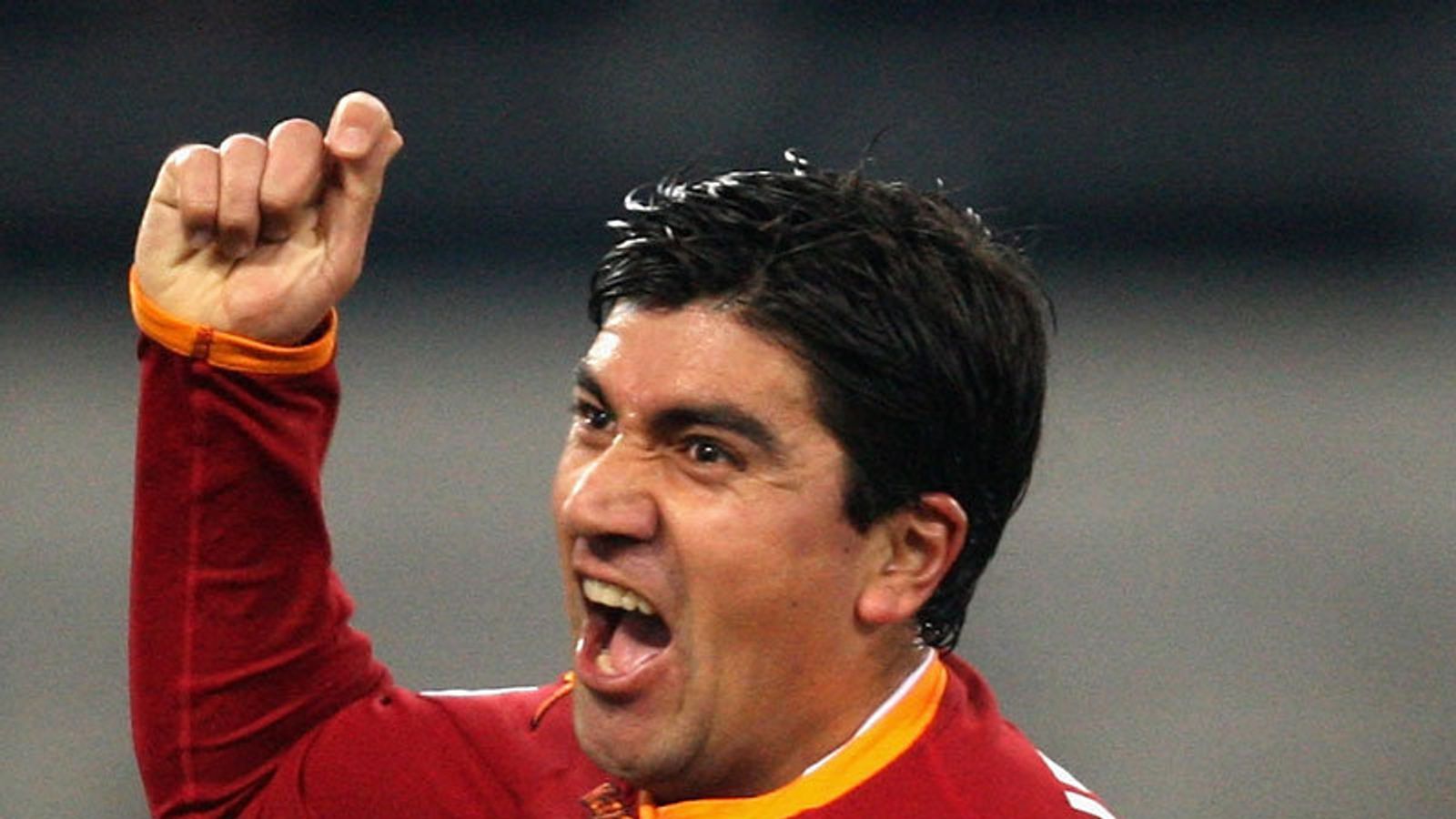 Pizarro eyes Euro prize | Football News | Sky Sports