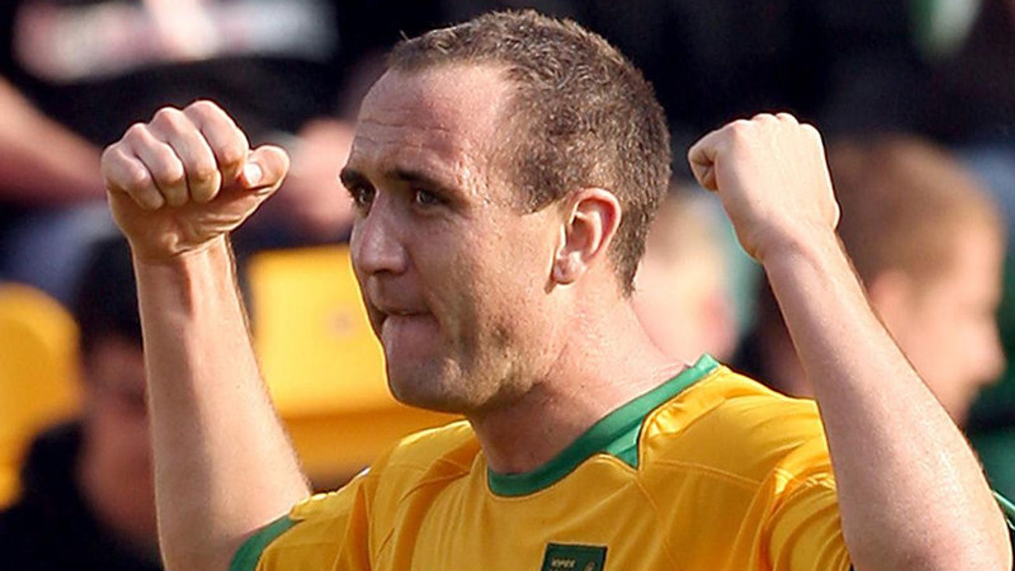 Chase on for Croft | Football News | Sky Sports