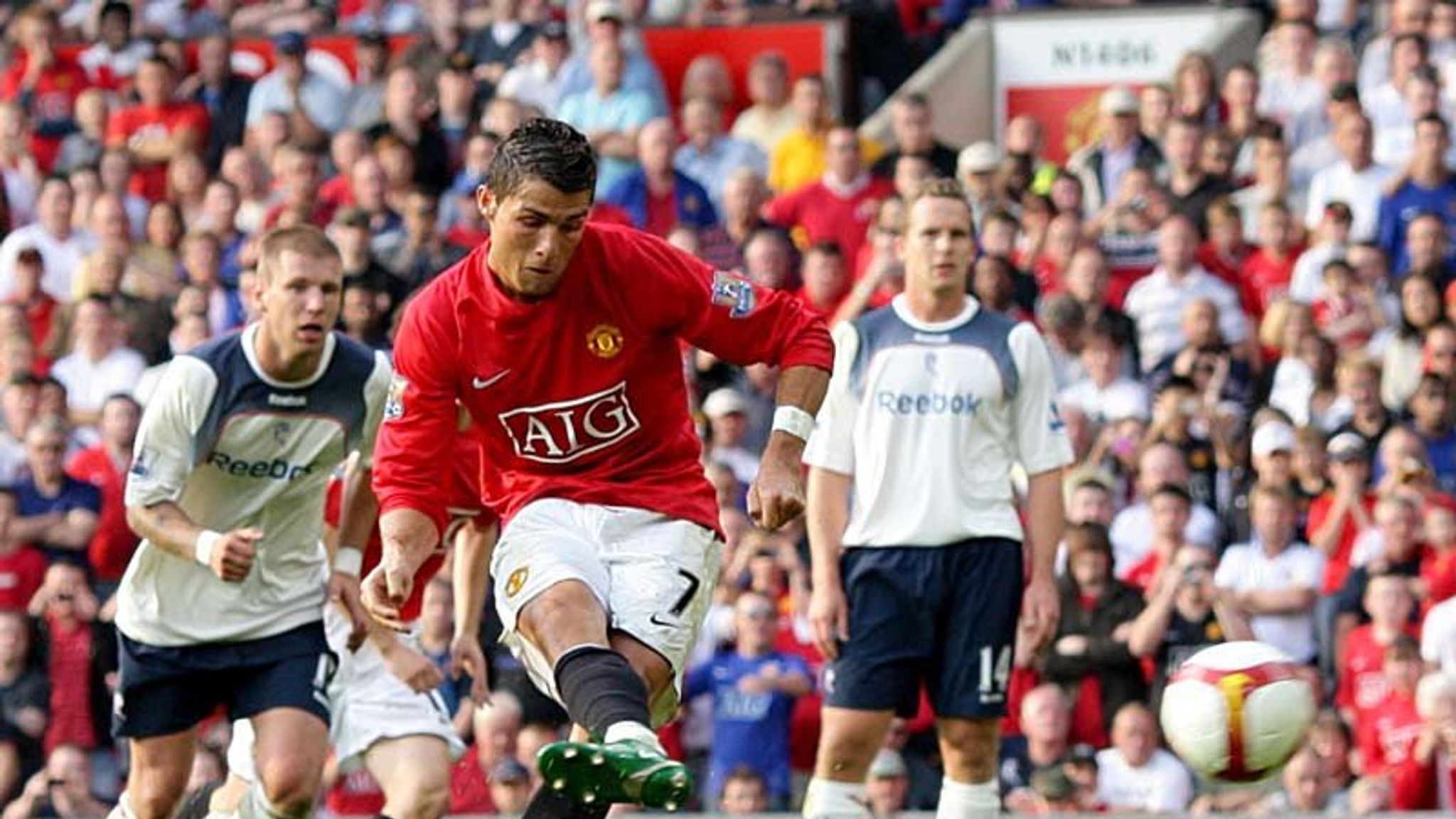 United overcome brave Bolton | Football News | Sky Sports