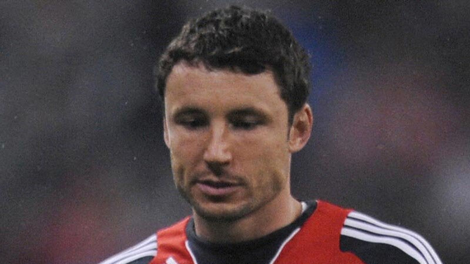 Van Bommel unhappy with offer | Football News | Sky Sports