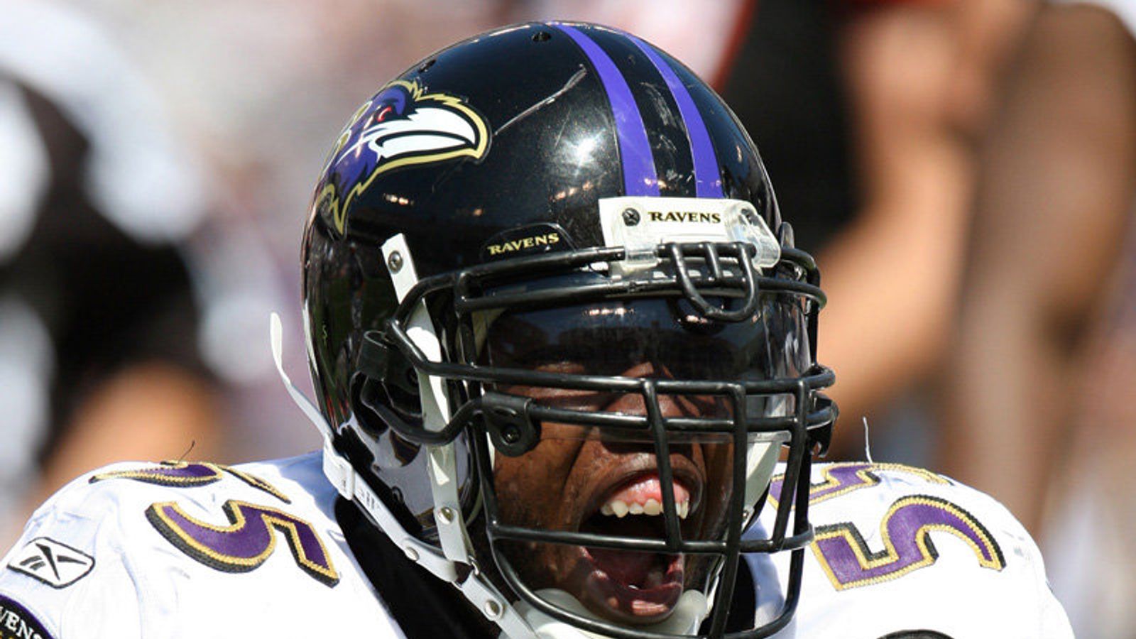 Suggs signs Ravens deal | NFL News | Sky Sports