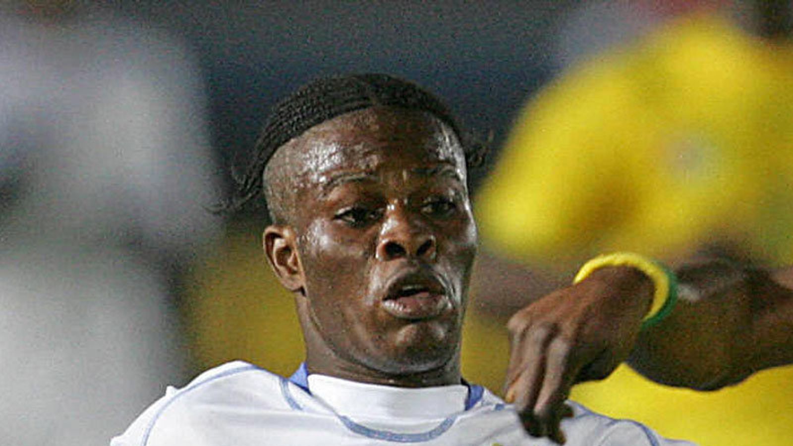 Mputu to snub Prem duo | Football News | Sky Sports