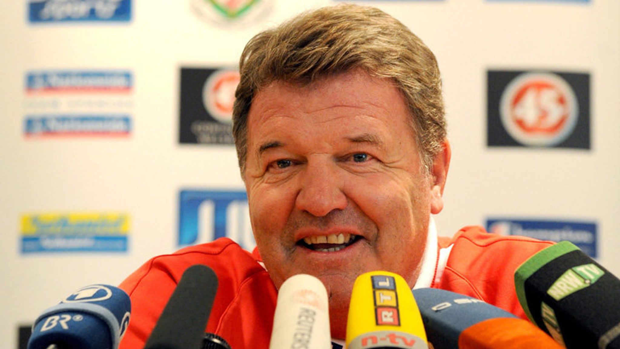 Toshack dealt massive blow | Football News | Sky Sports