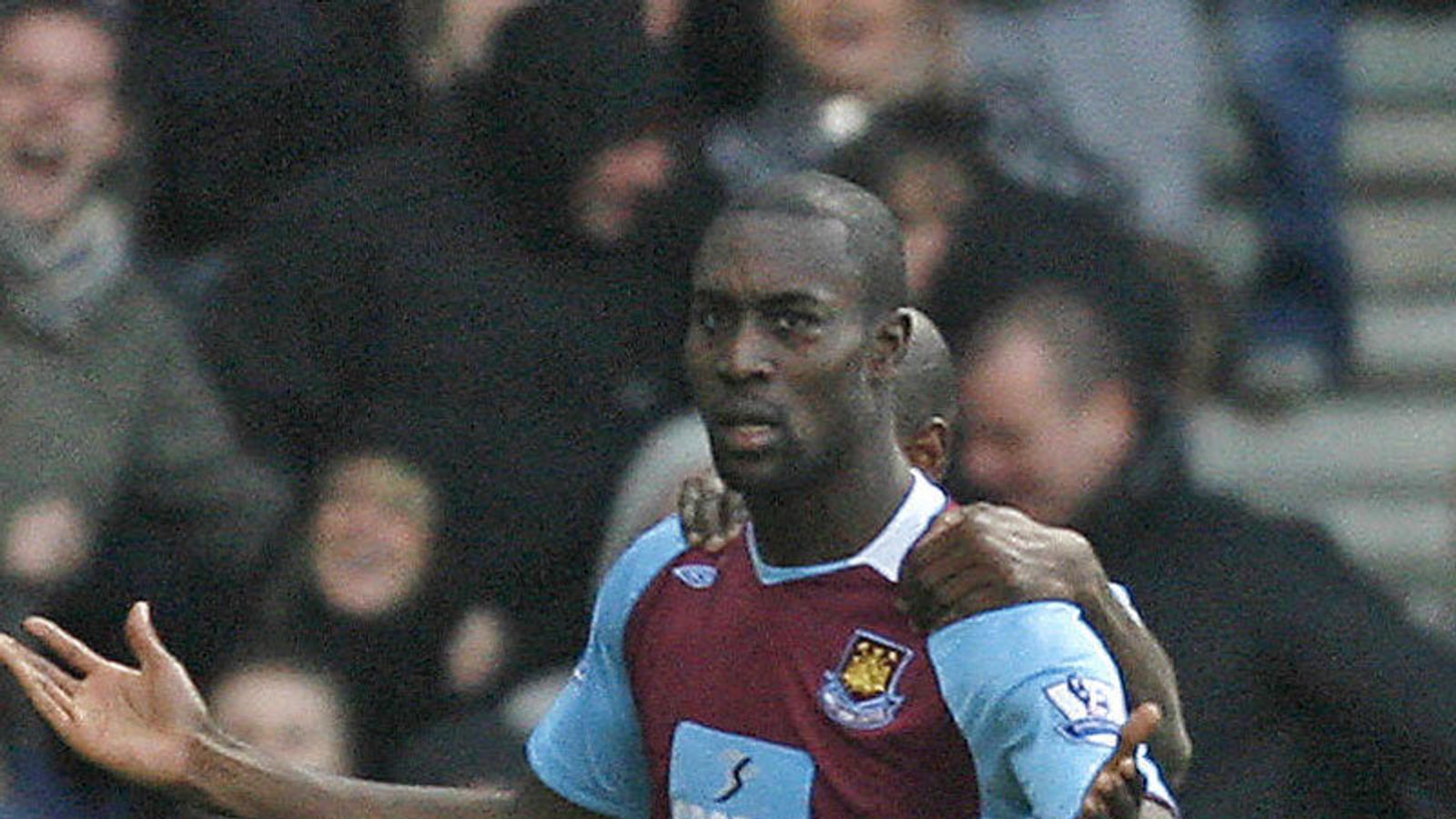 Juventus chase Cole deal | Football News | Sky Sports