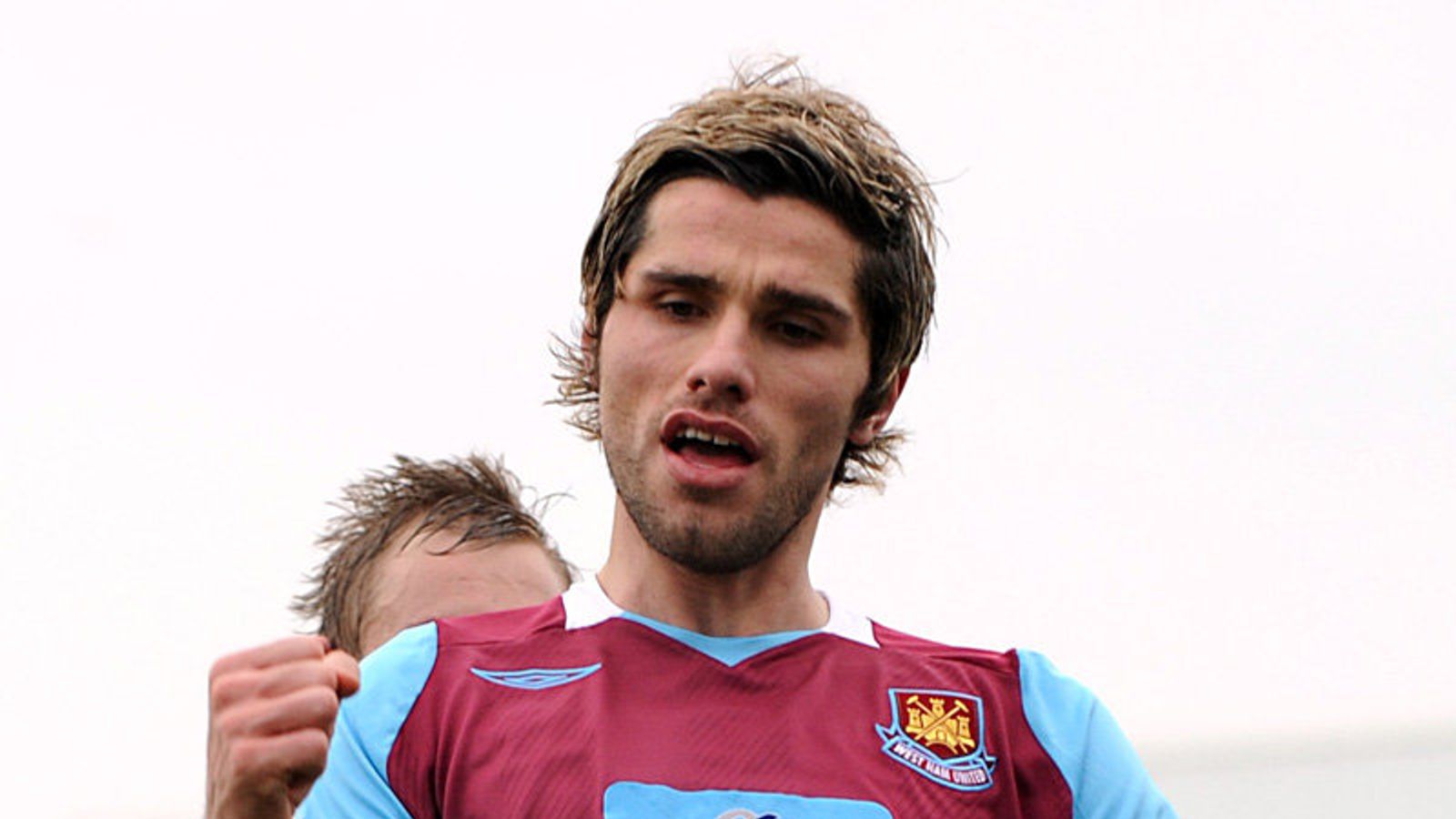 Behrami committed to Hammers | Football News | Sky Sports