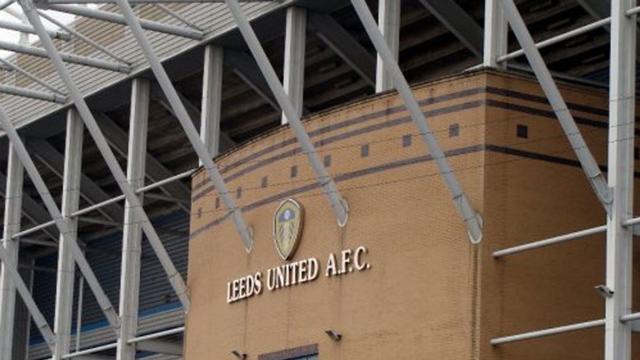 Leeds deny Red Devils bid | Football News | Sky Sports