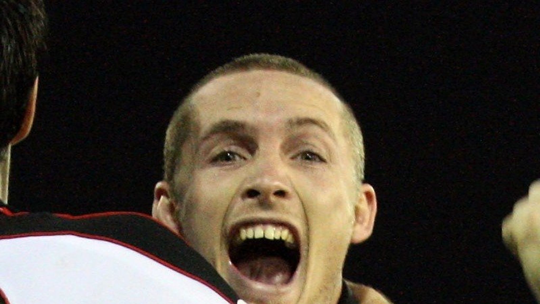 Quakers take Hatch back | Football News | Sky Sports