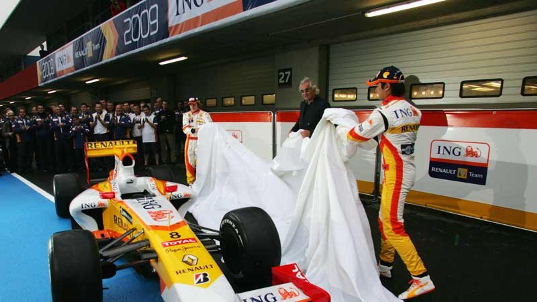 Renault unveil the R29 | F1 News | Sky Sports