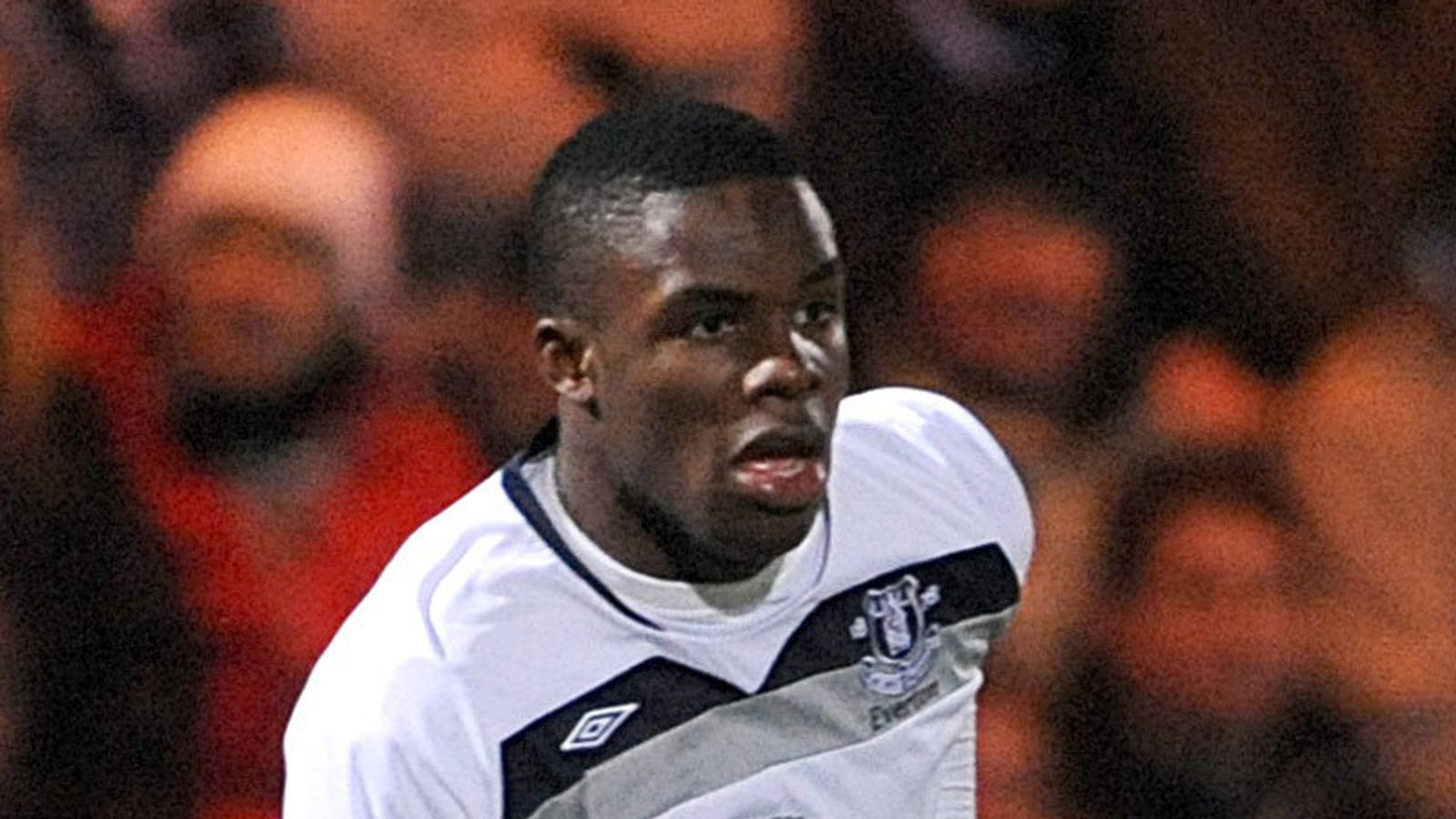 Anichebe back in the running | Football News | Sky Sports