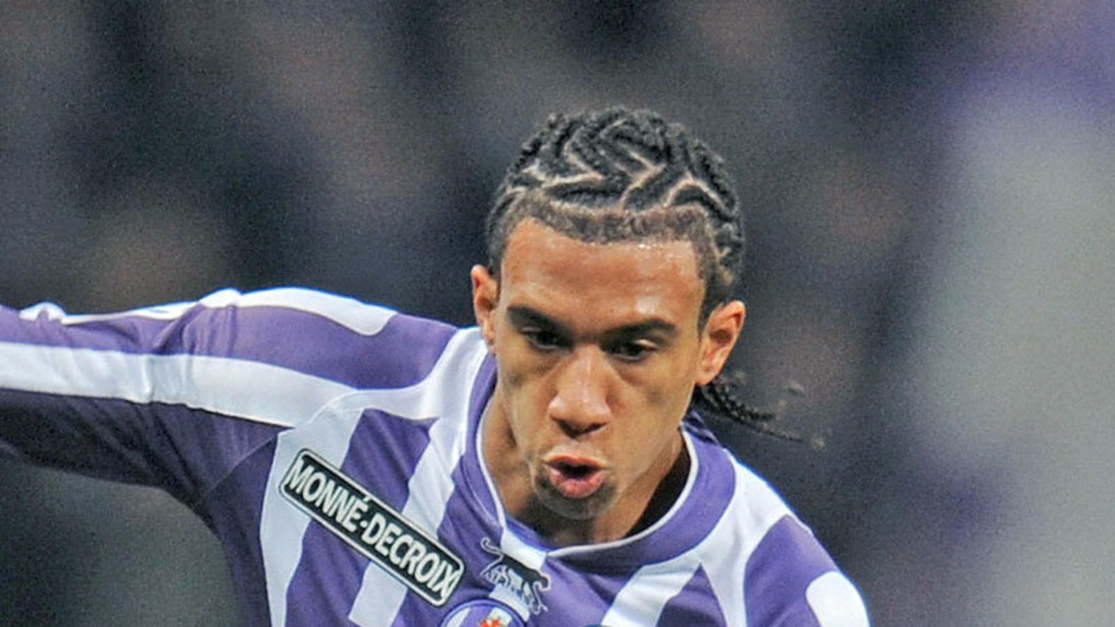 Capoue flattered by interest | Football News | Sky Sports