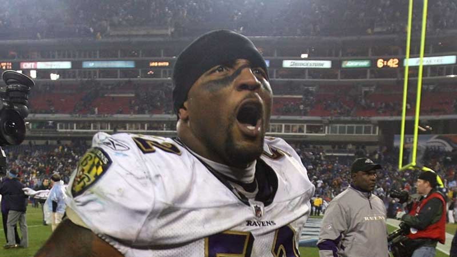 Lewis staying in Baltimore | NFL News | Sky Sports