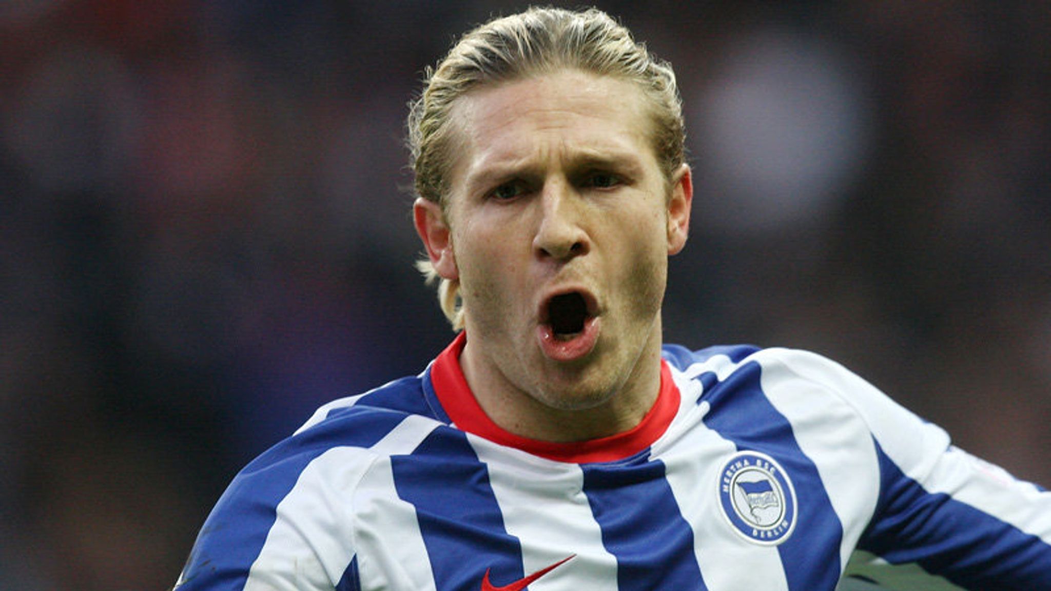 Voronin forced to wait | Football News | Sky Sports