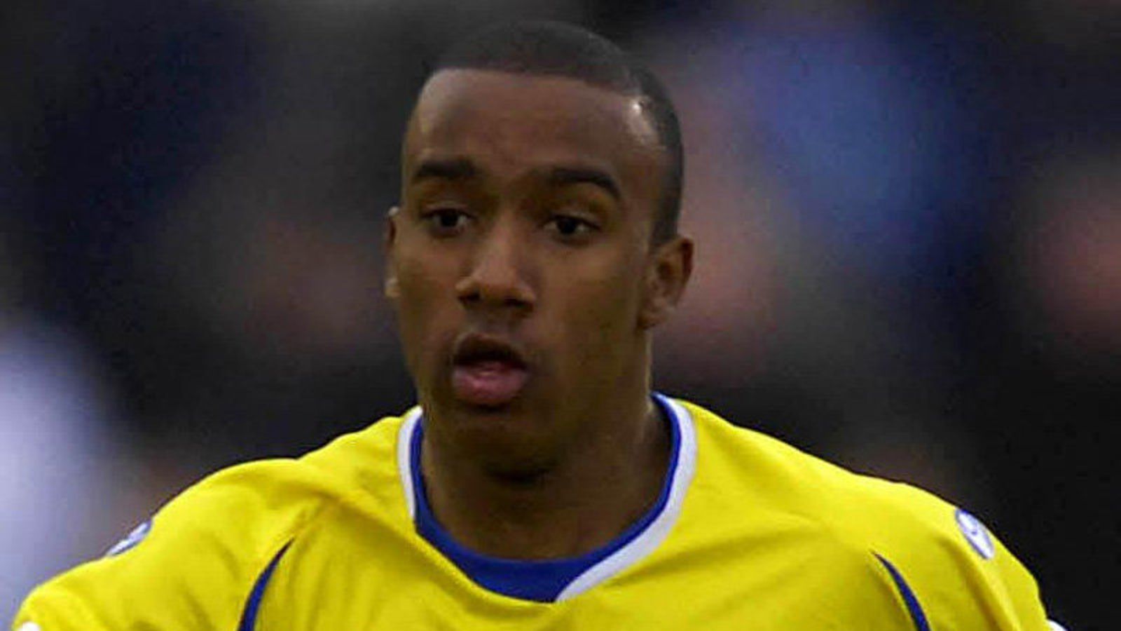 Leeds deny Delph deal | Football News | Sky Sports
